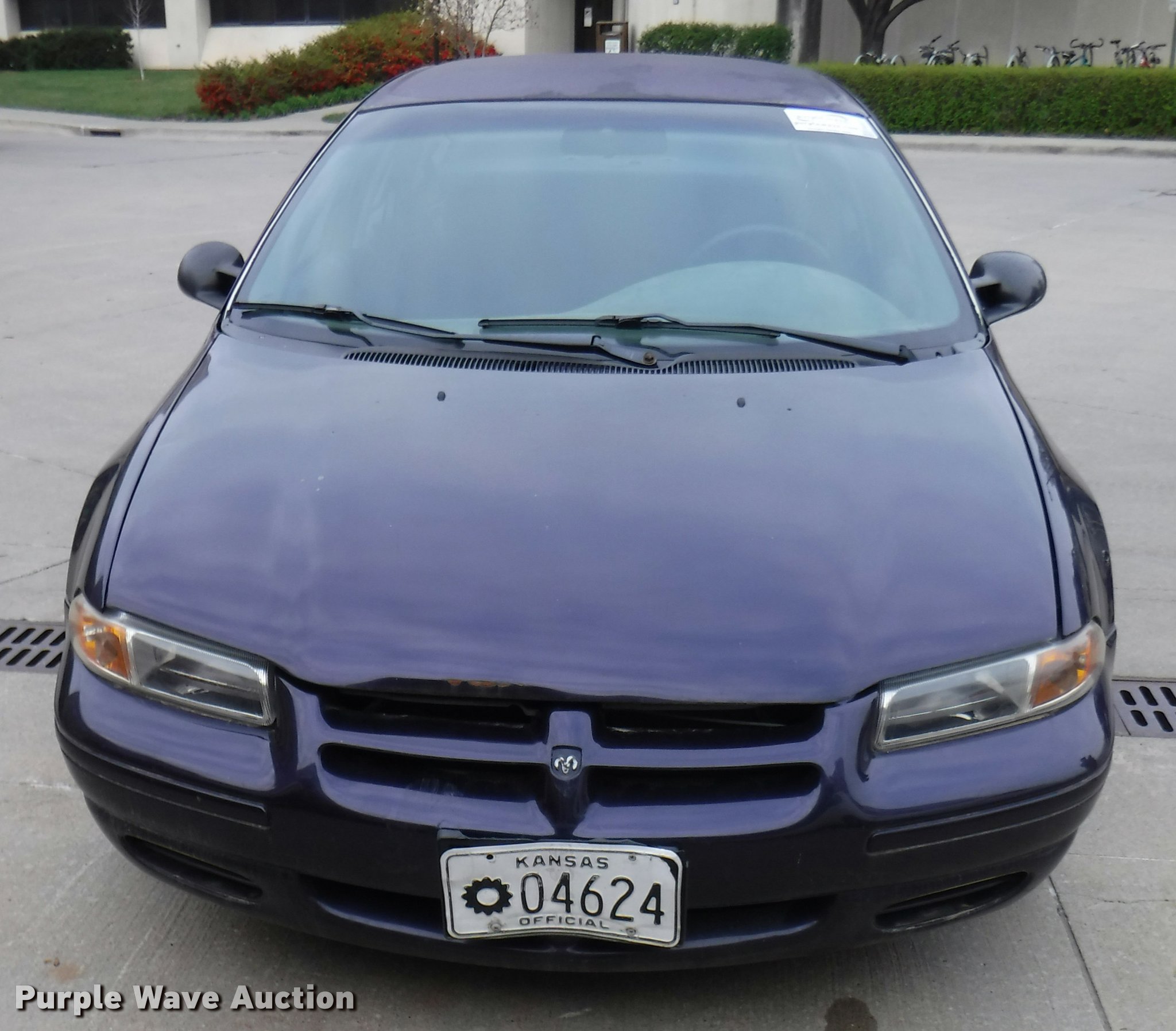 2000 Dodge Stratus in Manhattan, KS | Item DB3872 sold | Purple Wave