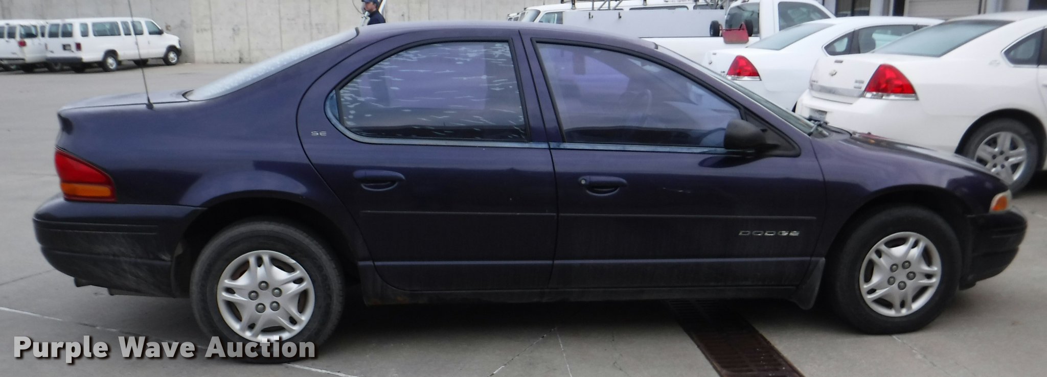 2000 Dodge Stratus in Manhattan, KS | Item DB3872 sold | Purple Wave