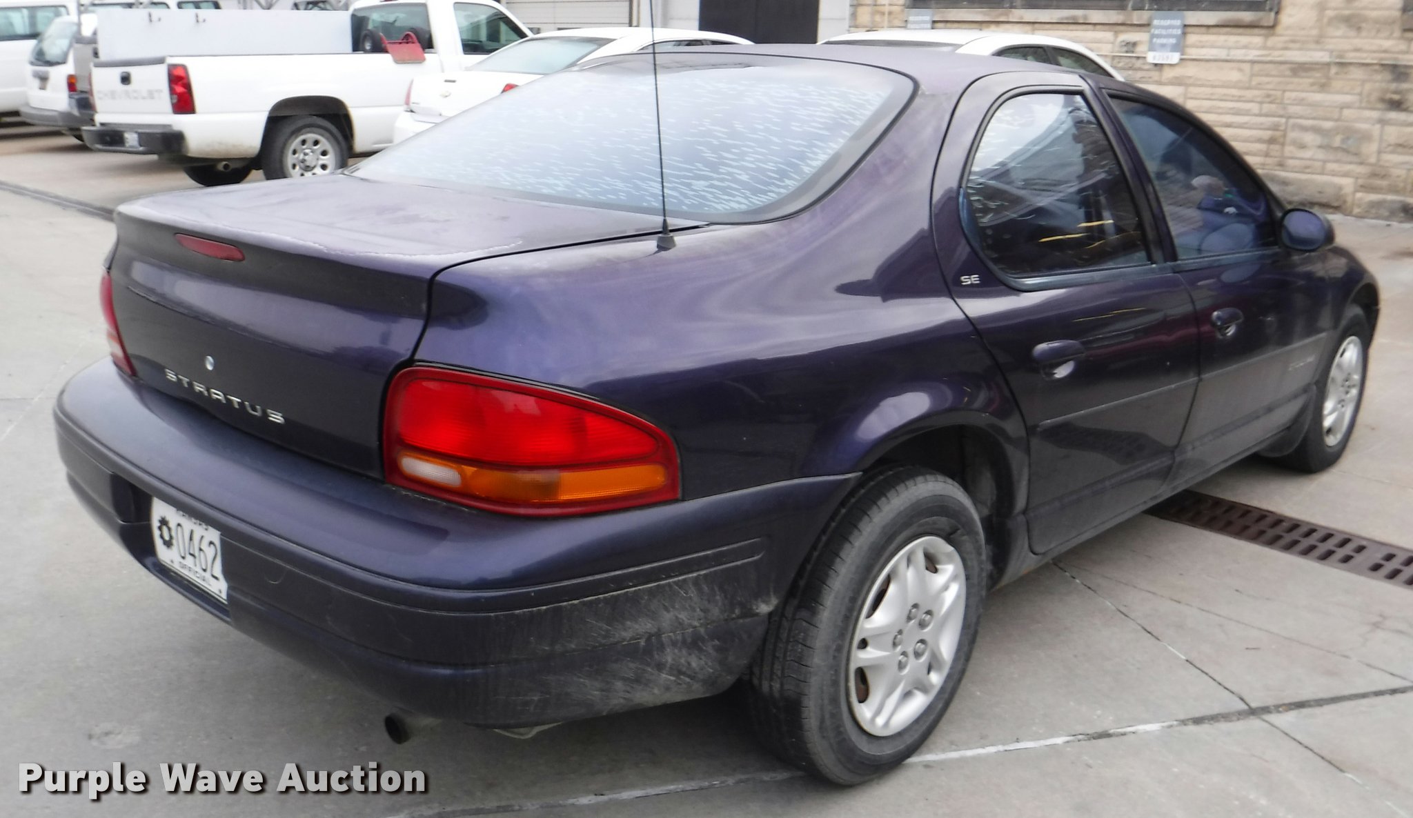 2000 Dodge Stratus in Manhattan, KS | Item DB3872 sold | Purple Wave