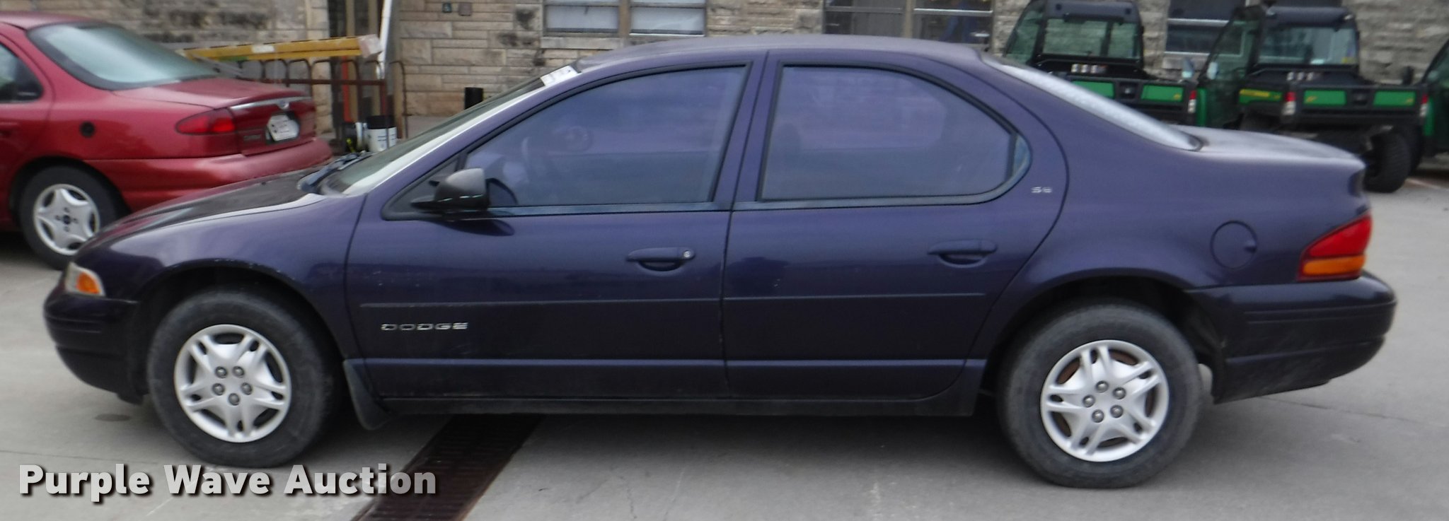2000 Dodge Stratus in Manhattan, KS | Item DB3872 sold | Purple Wave