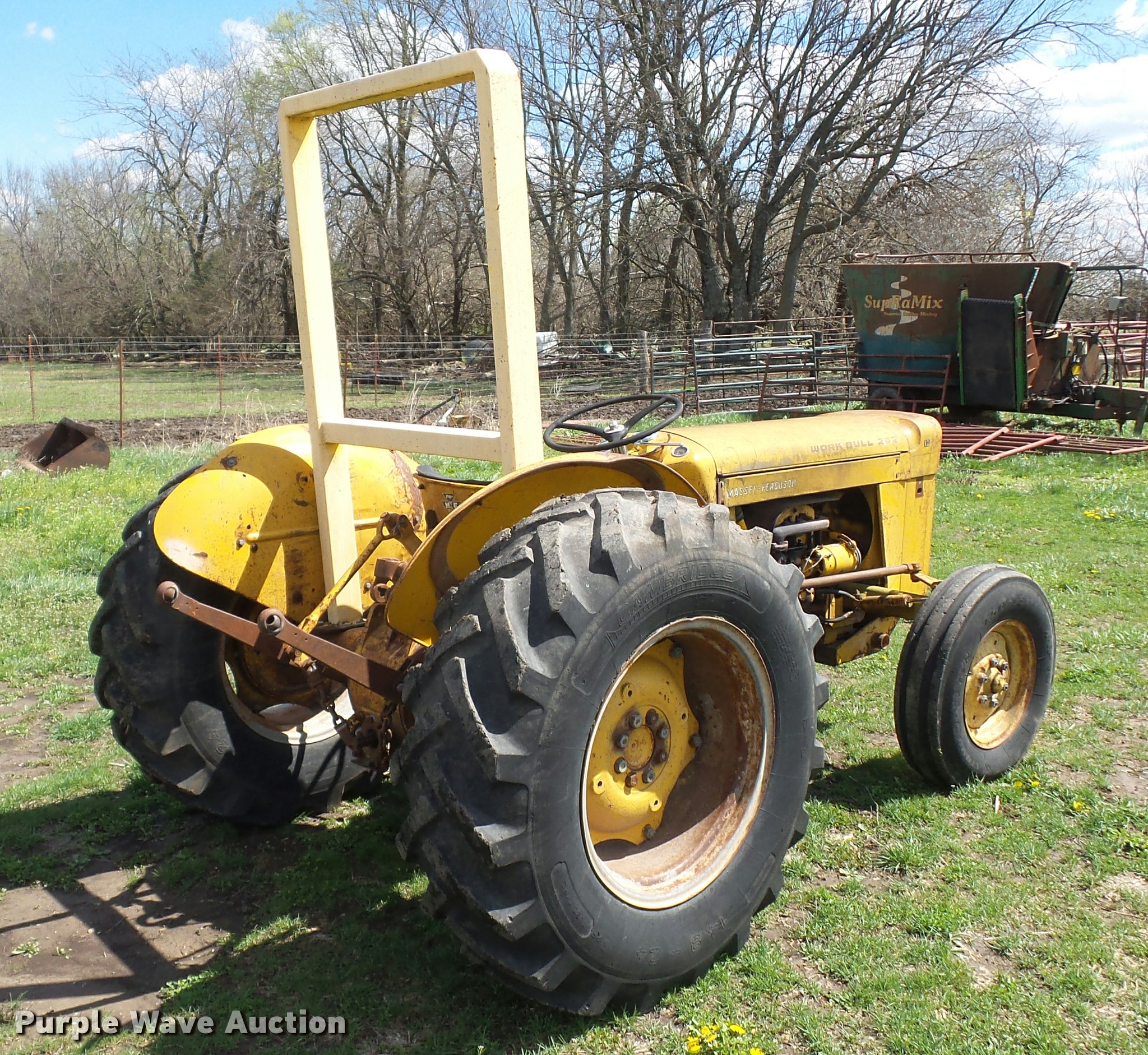 Massey-Ferguson Work Bull 202 tractor in Harrisonville, MO | Item ...