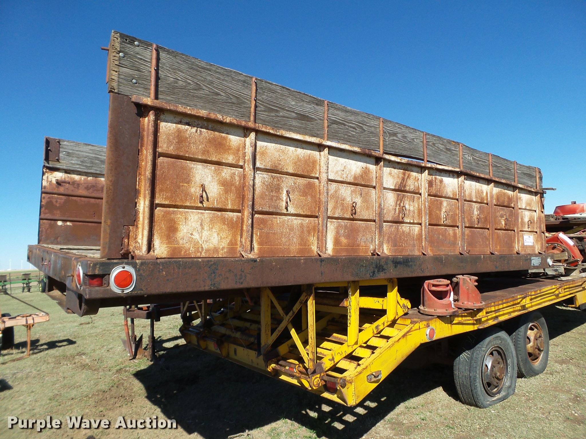 International grain bed in Panhandle, TX | Item L1551 sold | Purple Wave