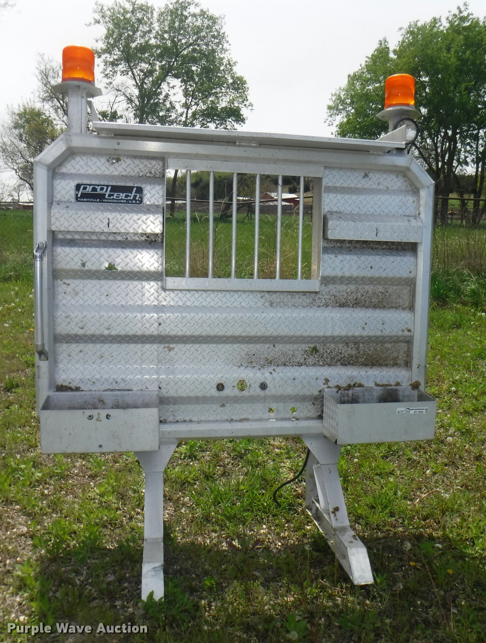 Pro Tech headache rack in Madison, KS | Item BY9206 sold | Purple Wave