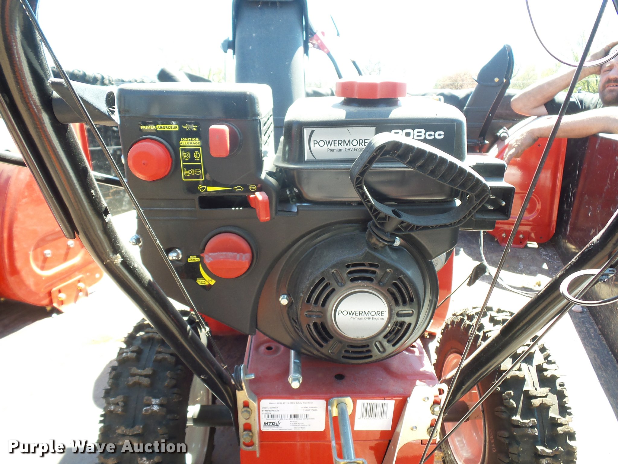 Huskee snow blower in Blue Springs, MO | Item DD9276 sold | Purple Wave