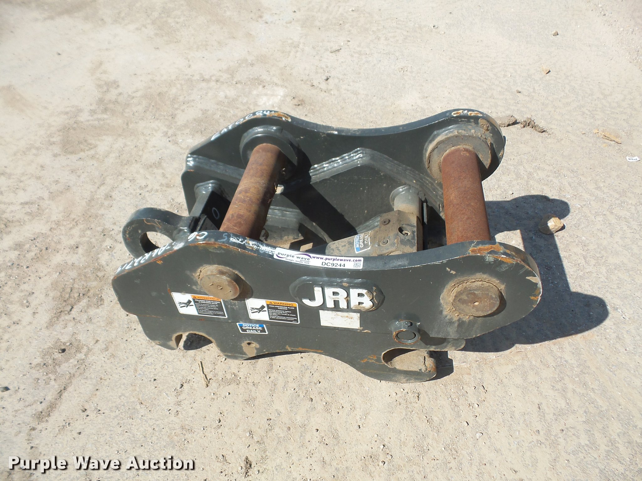 JRB hydraulic quick coupler in Lansing, KS | Item DC9244 sold | Purple Wave