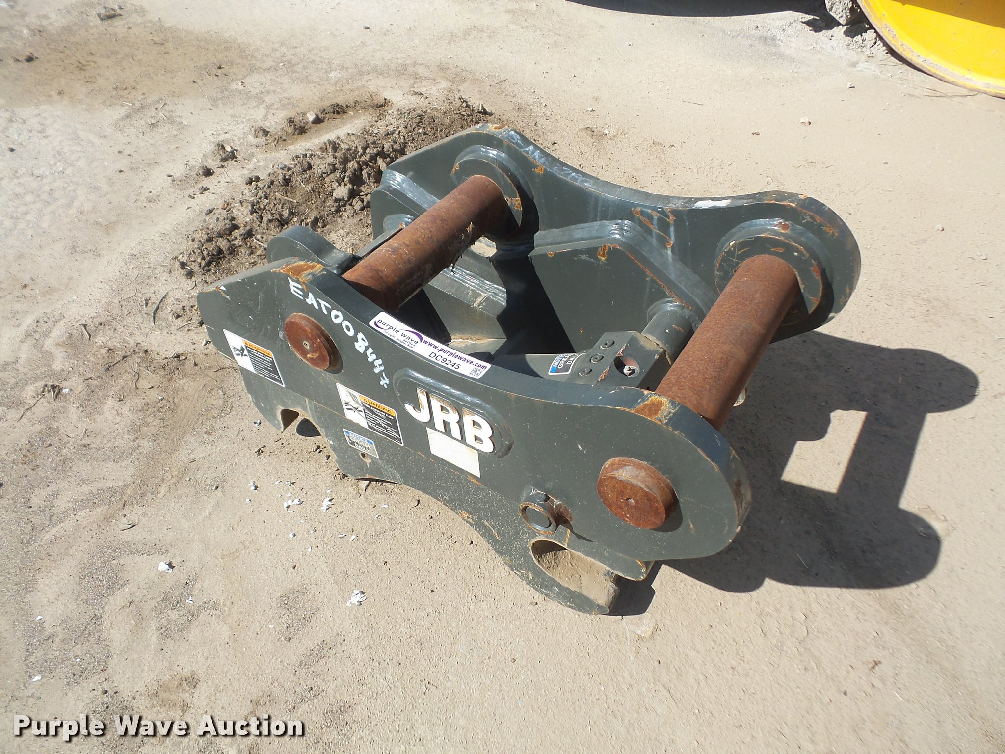 JRB hydraulic quick coupler in Lansing, KS | Item DC9245 sold | Purple Wave