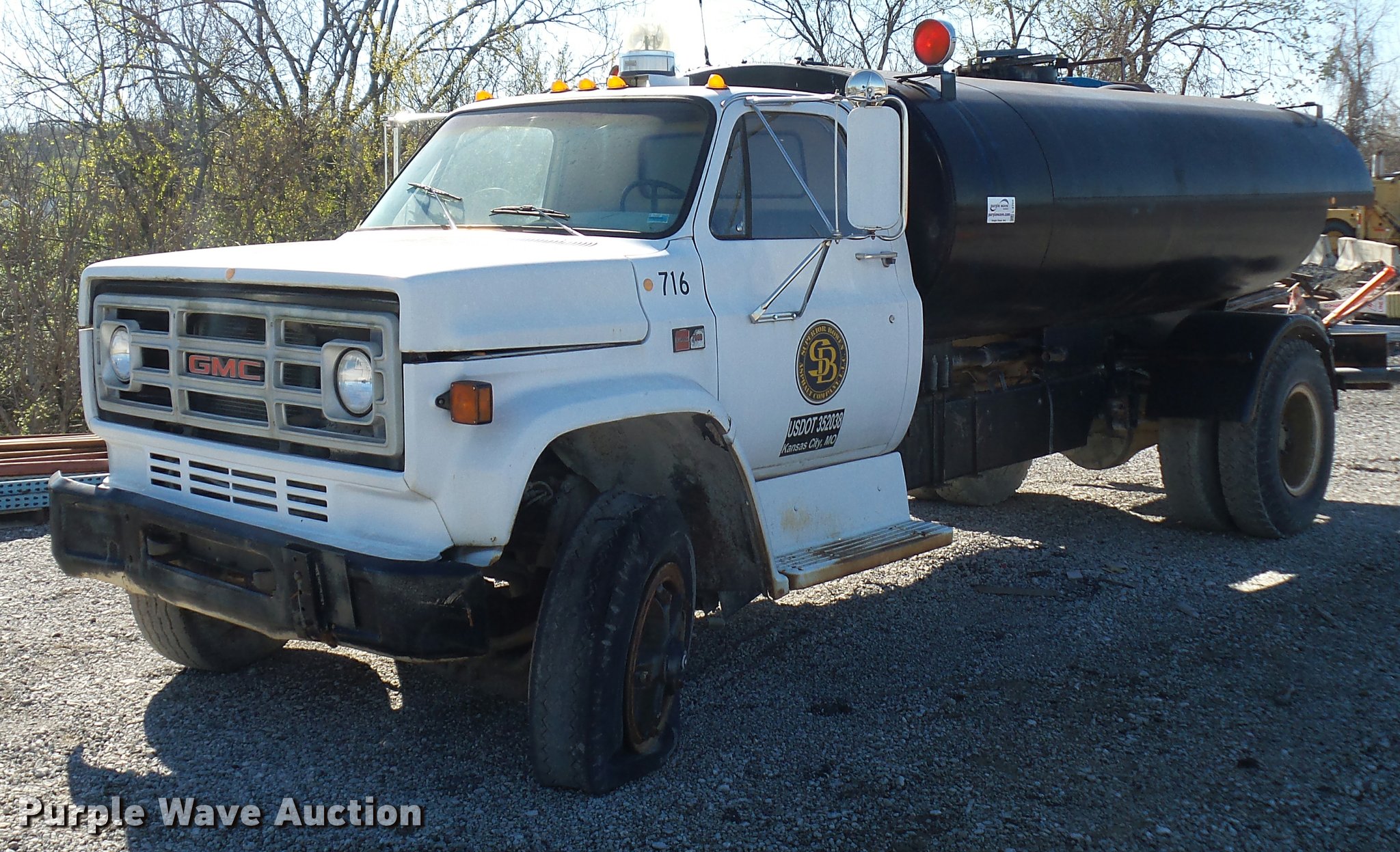 1987 GMC C7000 water truck in Kansas City, MO | Item L4708 sold | Purple Wave