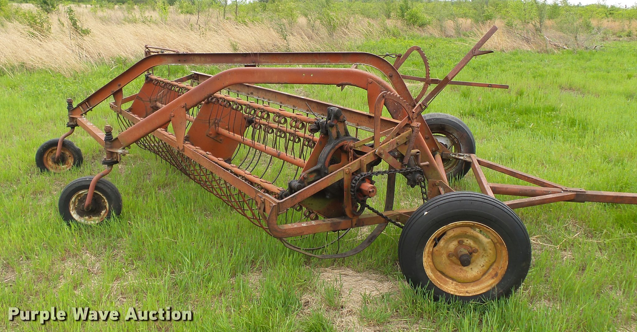 International hay rake in Sikeston, MO | Item K3281 sold | Purple Wave