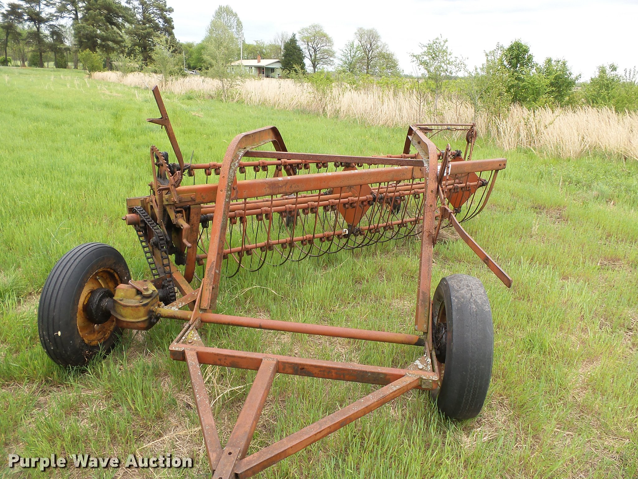 International hay rake in Sikeston, MO | Item K3281 sold | Purple Wave