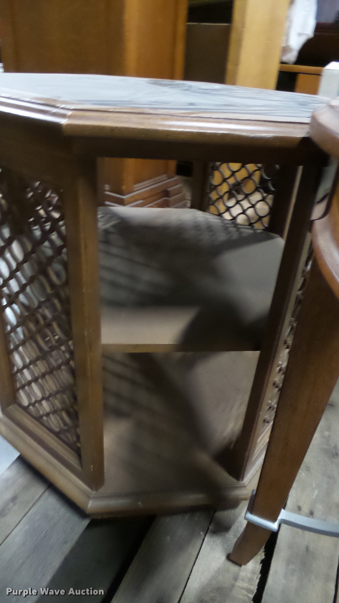 (2) end tables in Wichita, KS | Item DM9100 sold | Purple Wave