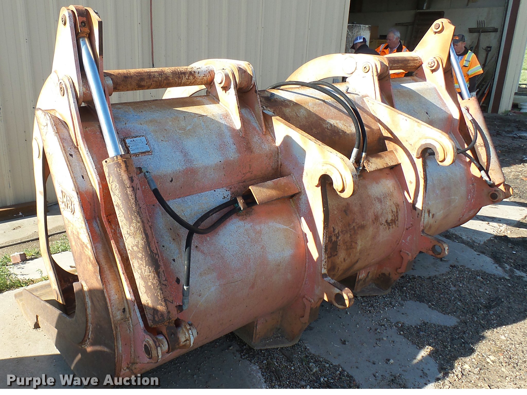 JRB Mega 300-5 grapple bucket in Wichita, KS | Item DS9086 sold ...