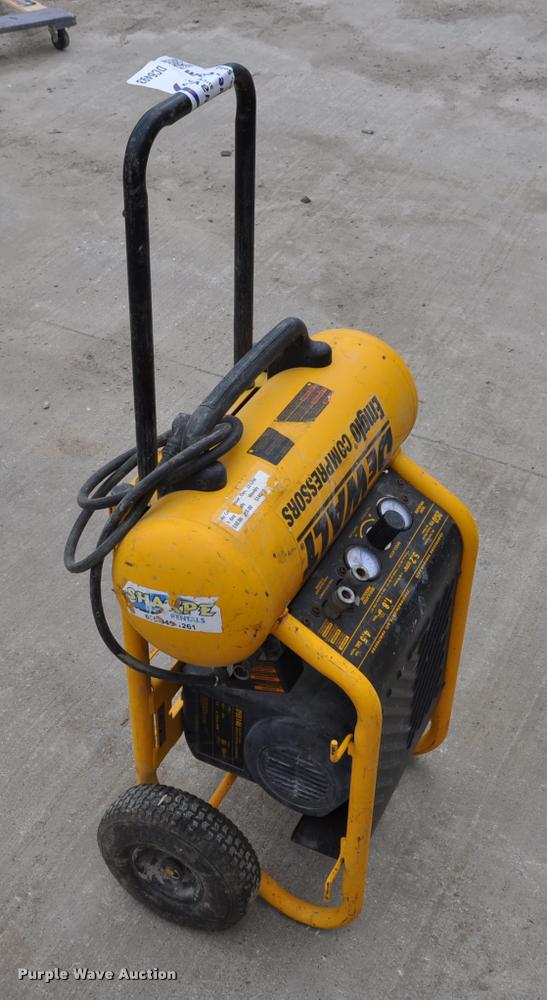 Dewalt D55146 air compressor in Pierre, SD | Item DC6493 sold | Purple Wave