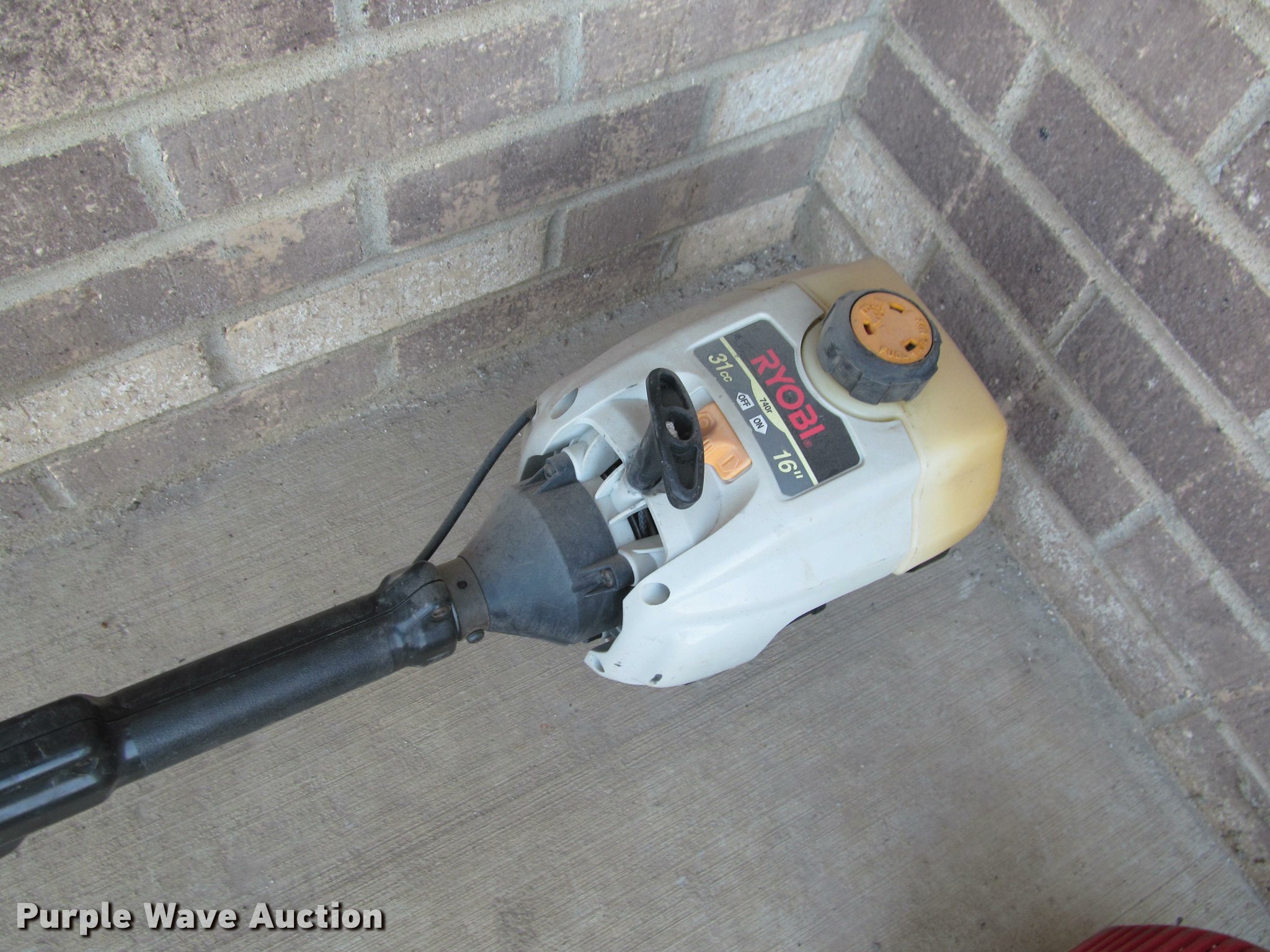 String trimmers in Pierre, SD | Item J2530 sold | Purple Wave