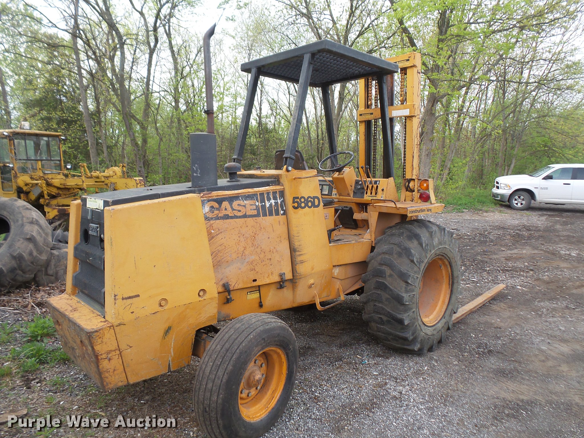 Case 586D forklift in Tonganoxie, KS | Item DA8119 sold | Purple Wave