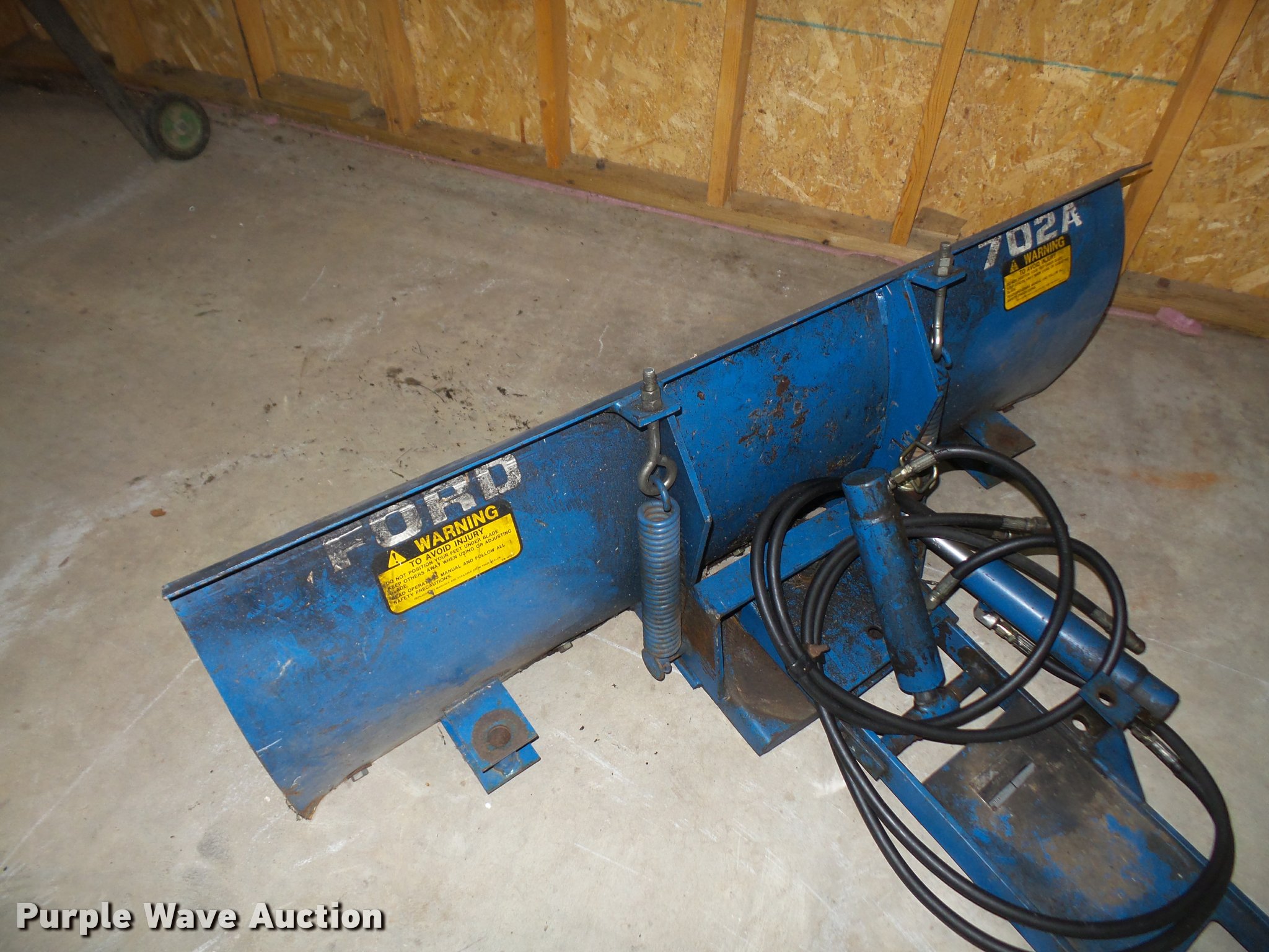Ford 702A front blade in Berryton, KS | Item DA8141 sold | Purple Wave