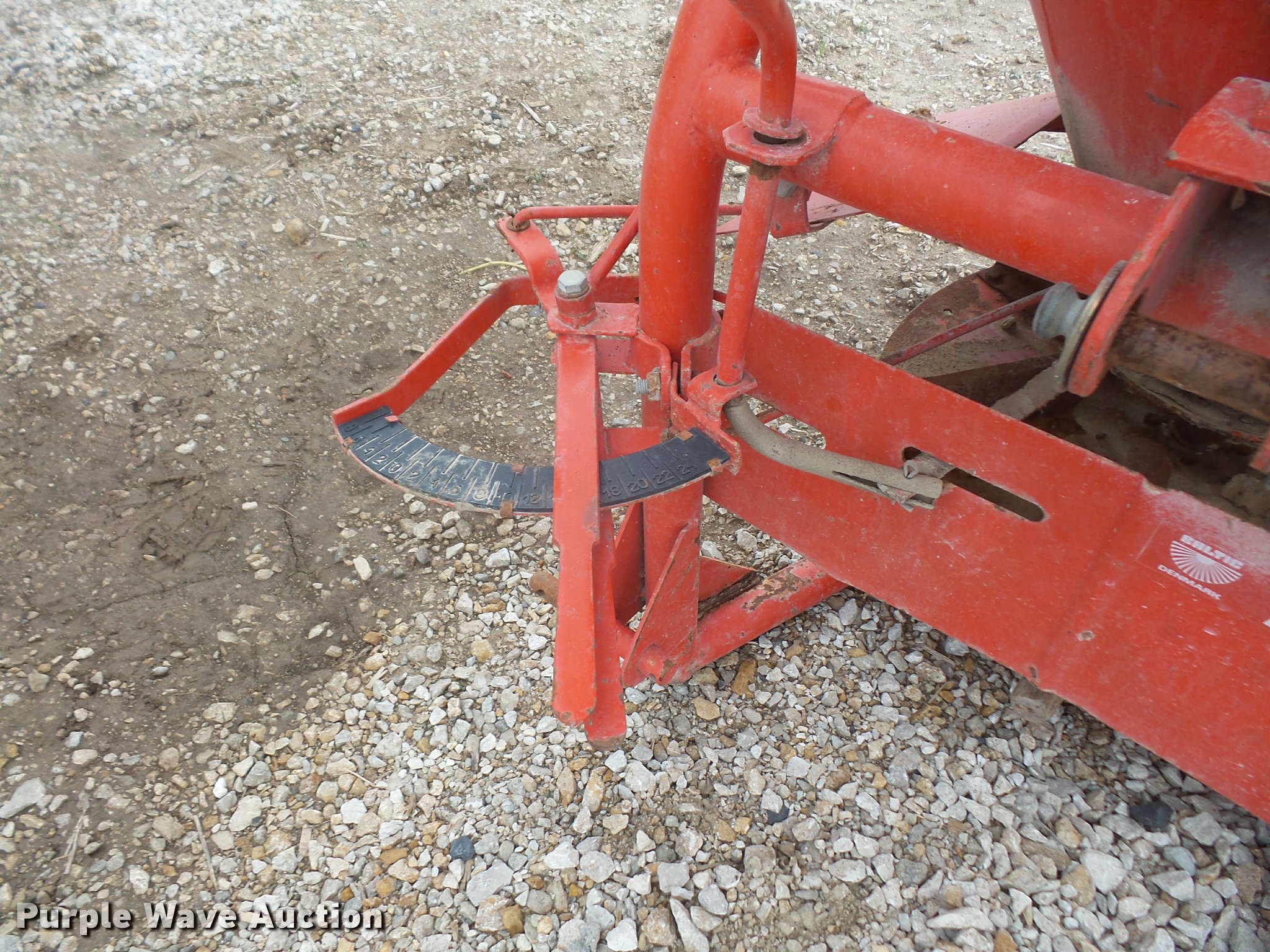 Baltimatic spreader in Westphalia, KS | Item DA8170 sold | Purple Wave