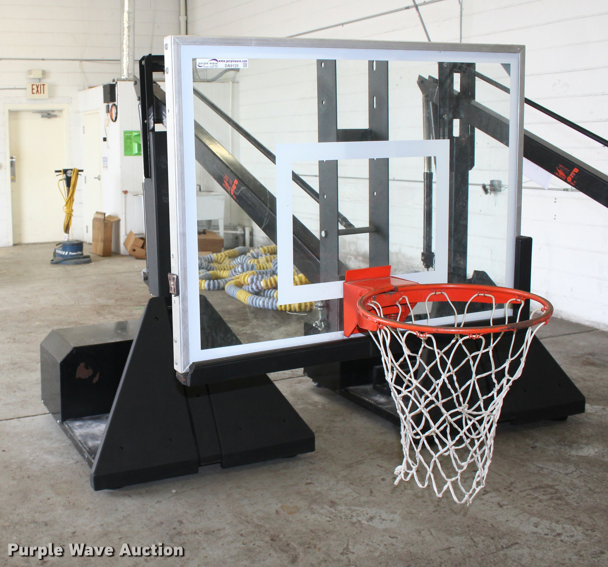 Future Pro basketball goal in Lebanon, MO | Item DA9125 sold | Purple Wave