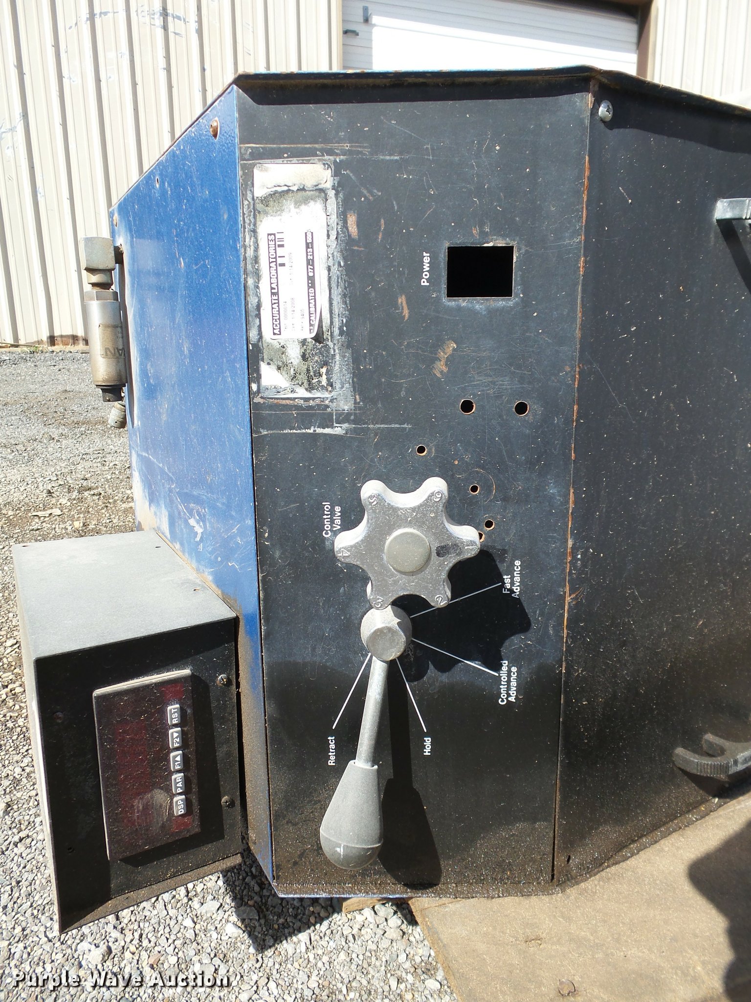 Ele International Soiltest CT-800 concrete cylinder compression test ...