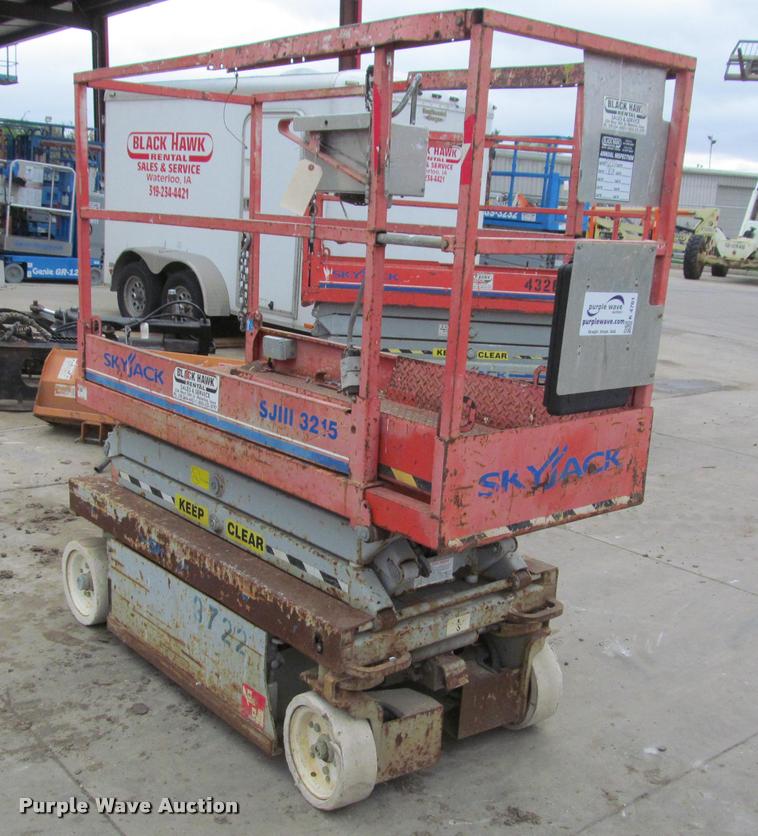 Sky Jack SJ III 3215 scissor lift in Cedar Falls, IA | Item K4761 sold ...