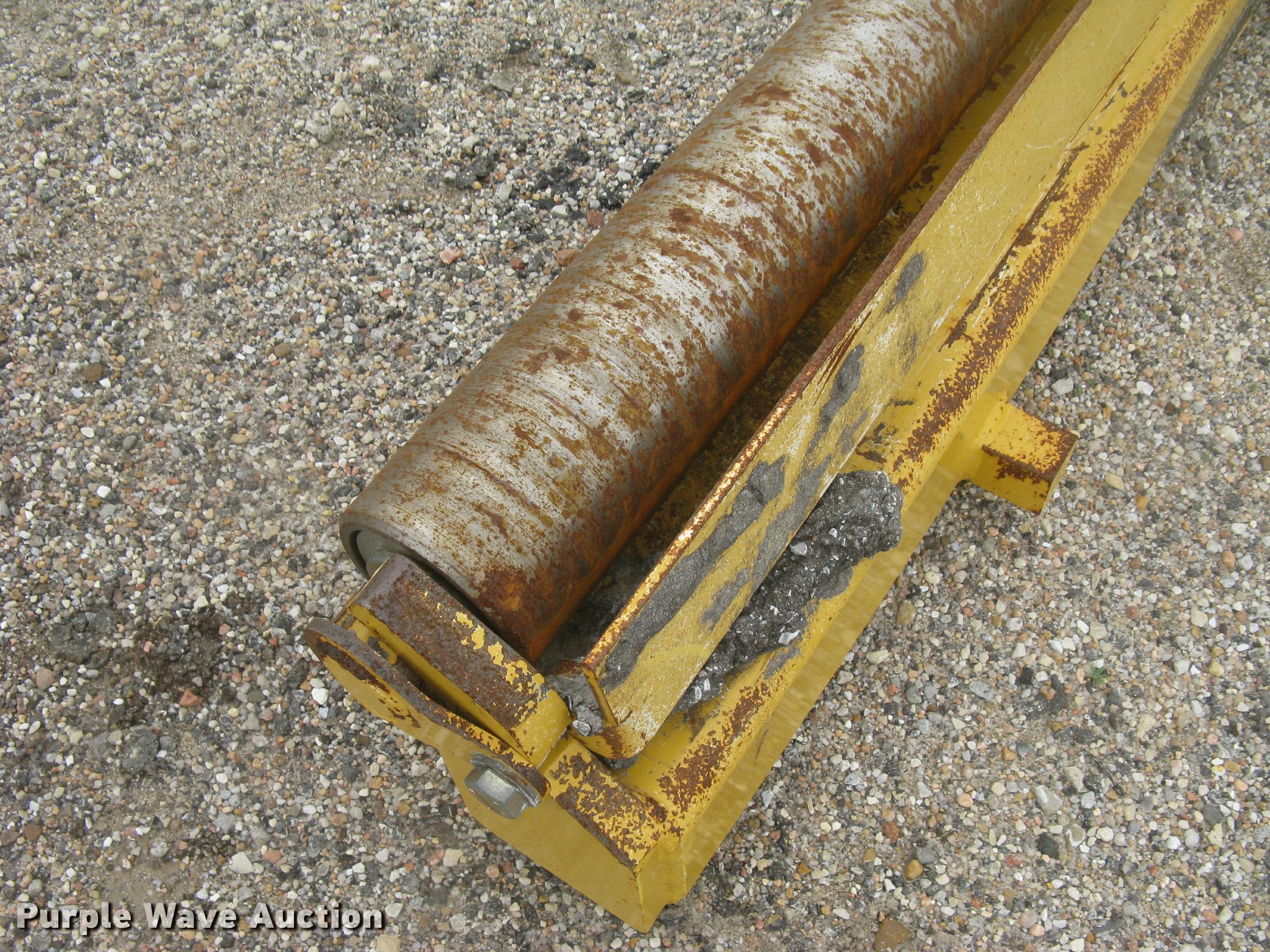 Weiler shouldering machine push bar in McPherson, KS | Item AX9255 sold ...