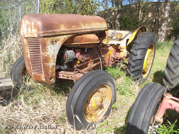Ford 8N tractor in Lincoln, NE | Item AU9560 sold | Purple Wave