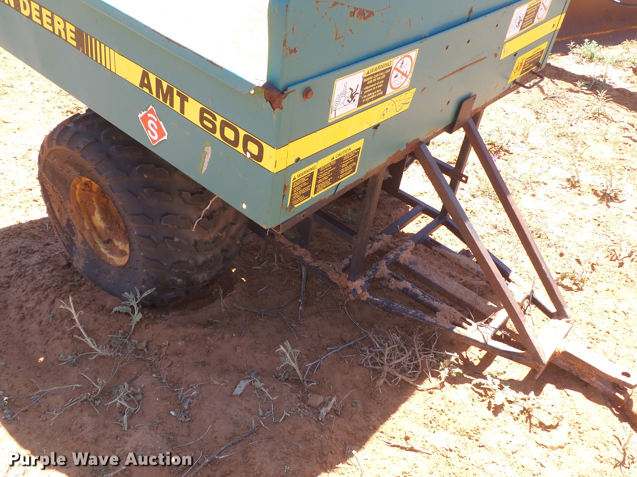 John Deere AMT600 wagon in Tarzan, TX | Item DL9199 sold | Purple Wave