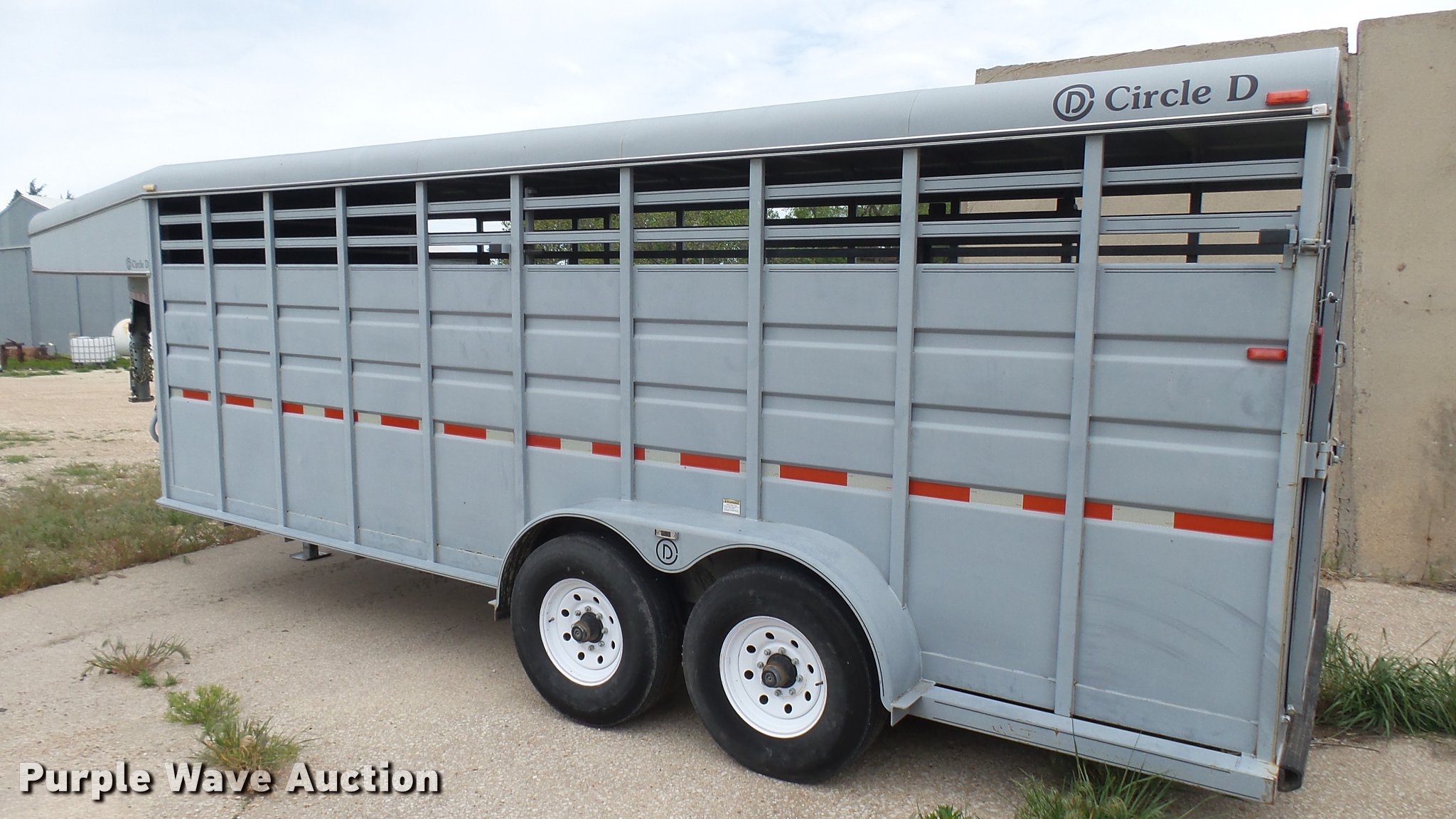 2009 Circle D livestock trailer in Walton, KS | Item DQ9193 sold ...