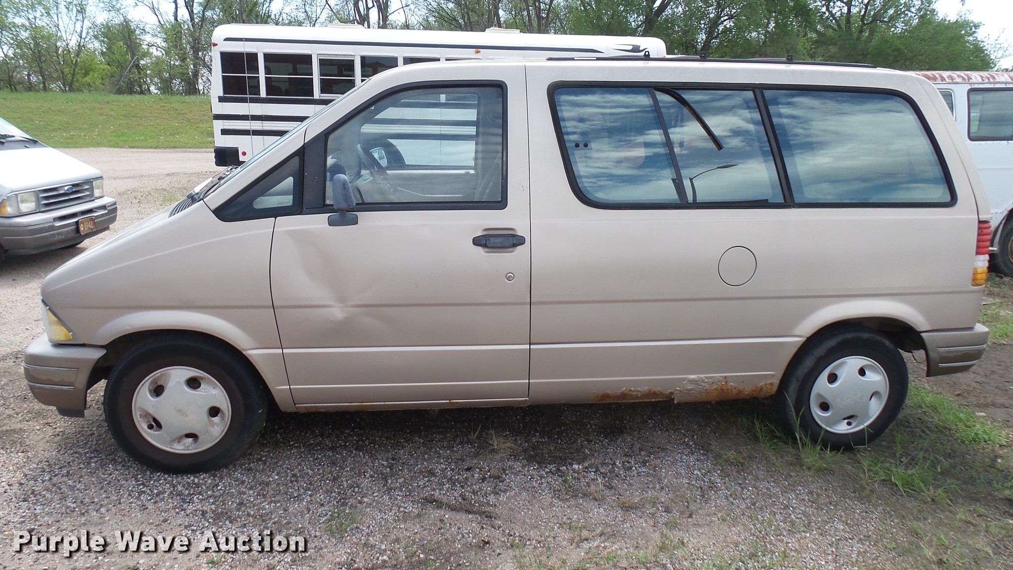 1994 Ford Aerostar XL van in Larned, KS | Item DA7815 sold | Purple Wave