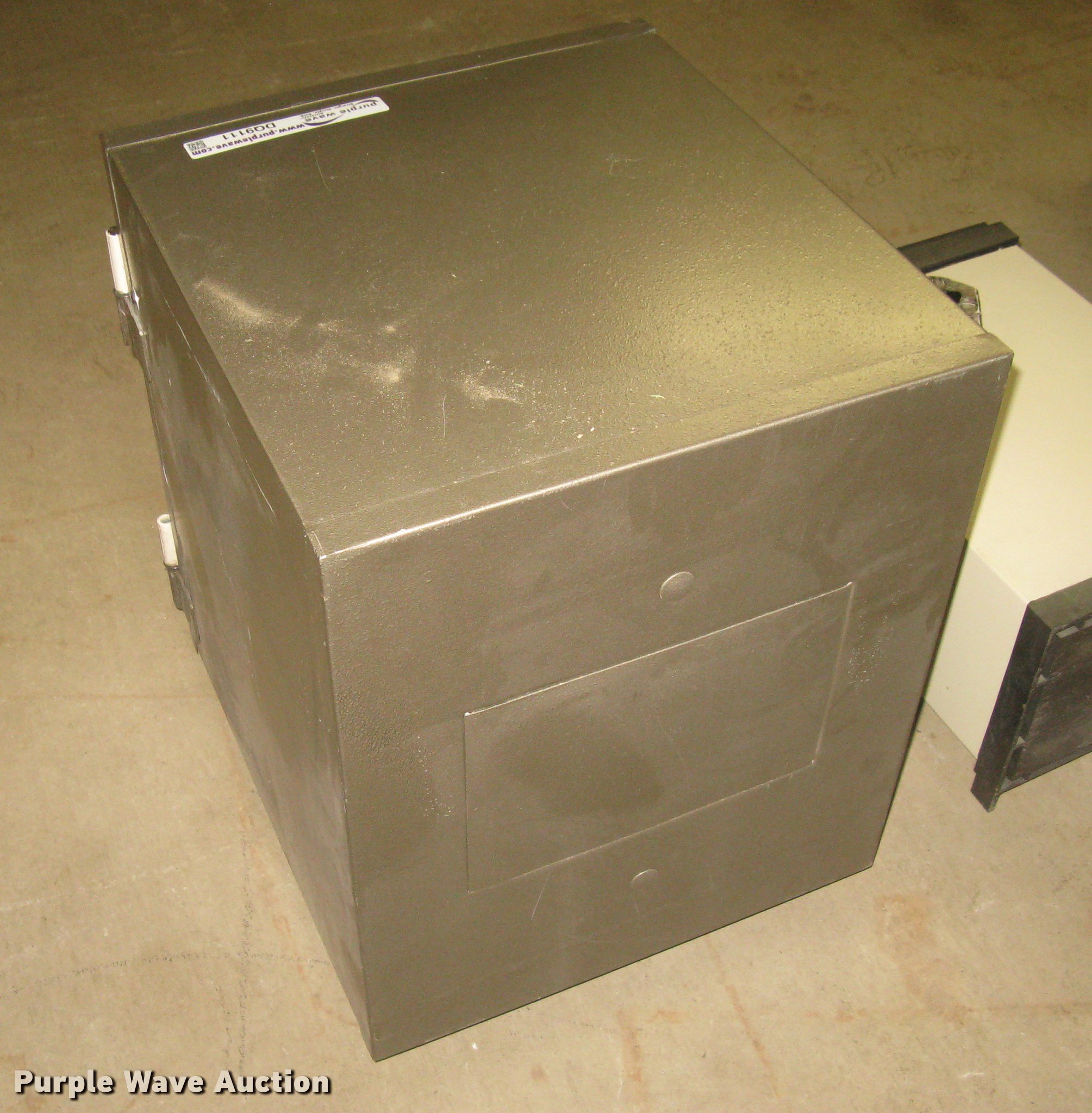 Vanguard 2.0 combination safe in Wichita, KS | Item DQ9111 sold ...