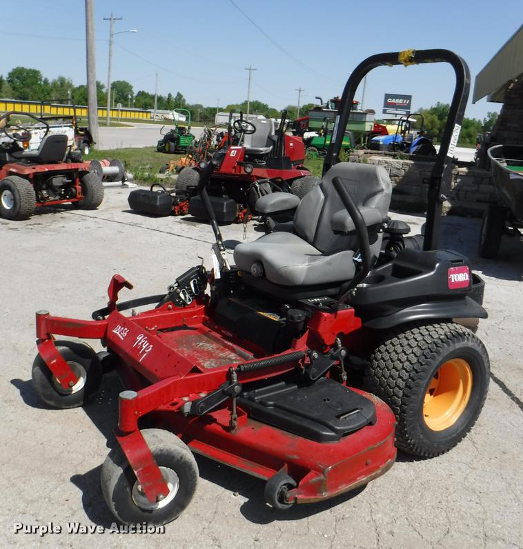Toro 74925 ZTR lawn mower in Iola, KS | Item DJ9077 sold | Purple Wave