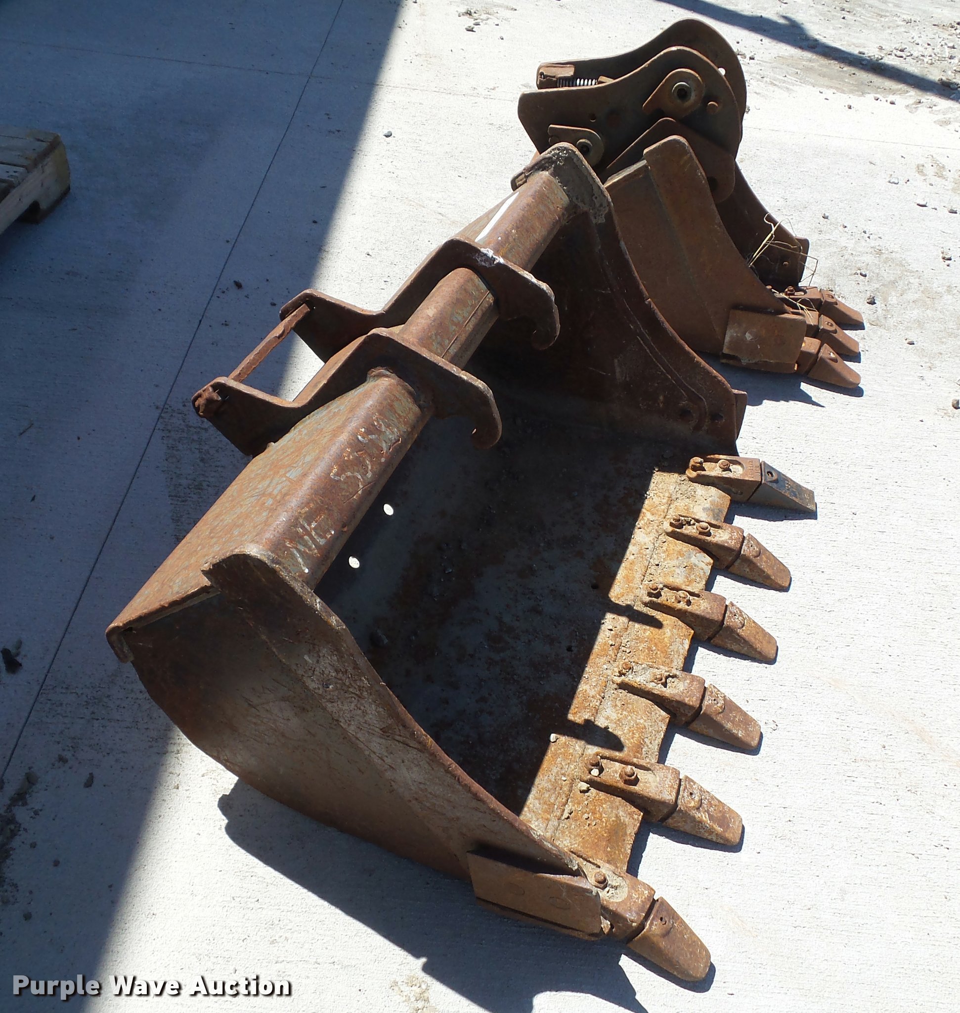 (2) Bobcat compact excavator buckets in Carlisle, IA | Item DH9288 sold ...