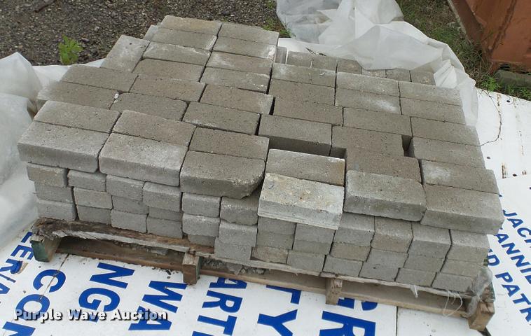 Approximately 100 bricks in Tulsa, OK | Item DJ9899 sold | Purple Wave