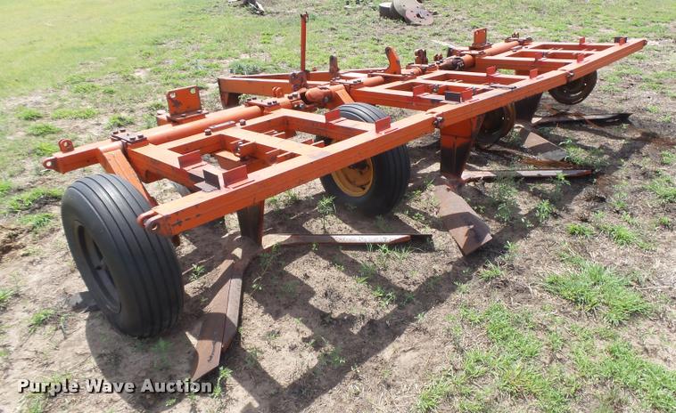 Richardson stubble mulch sweep plow in Knowles, OK | Item DB2570 sold ...