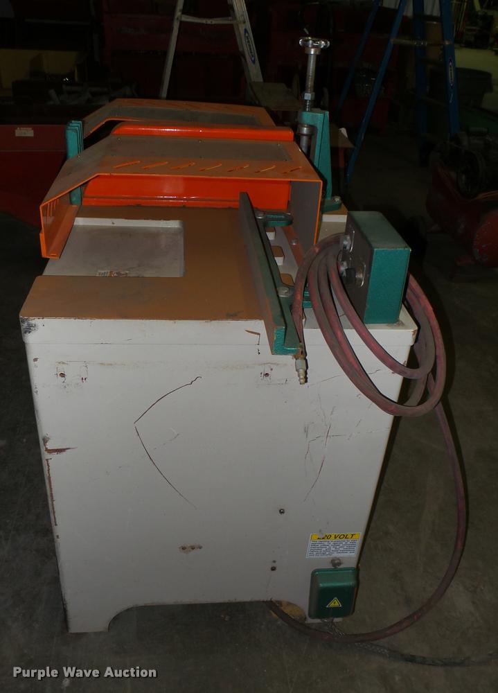 Grizzly G0502 jump saw in Wichita, KS | Item DO9576 sold | Purple Wave