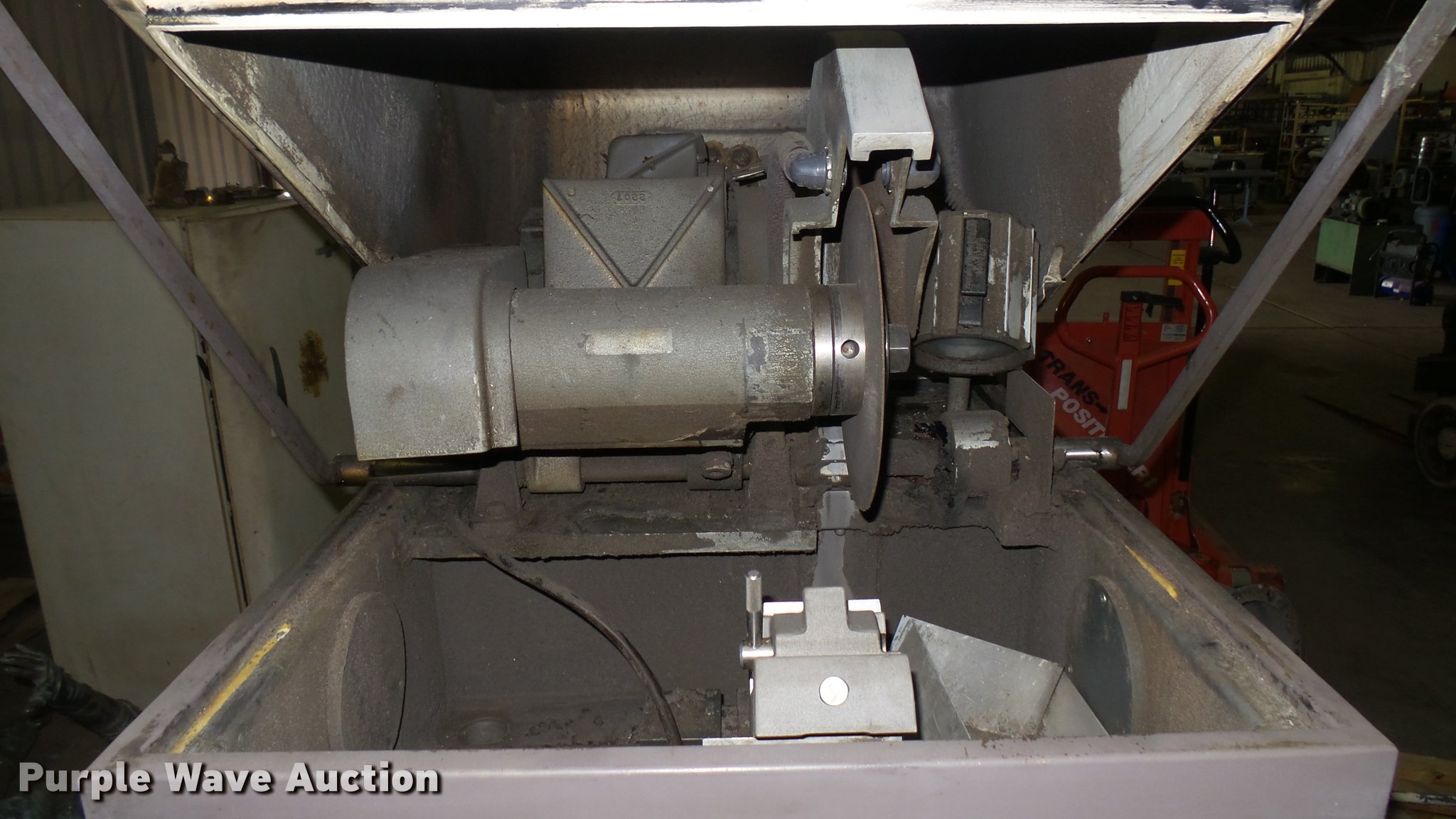 Leco CM-24 cut-off machine in Wichita, KS | Item DO9575 sold | Purple Wave