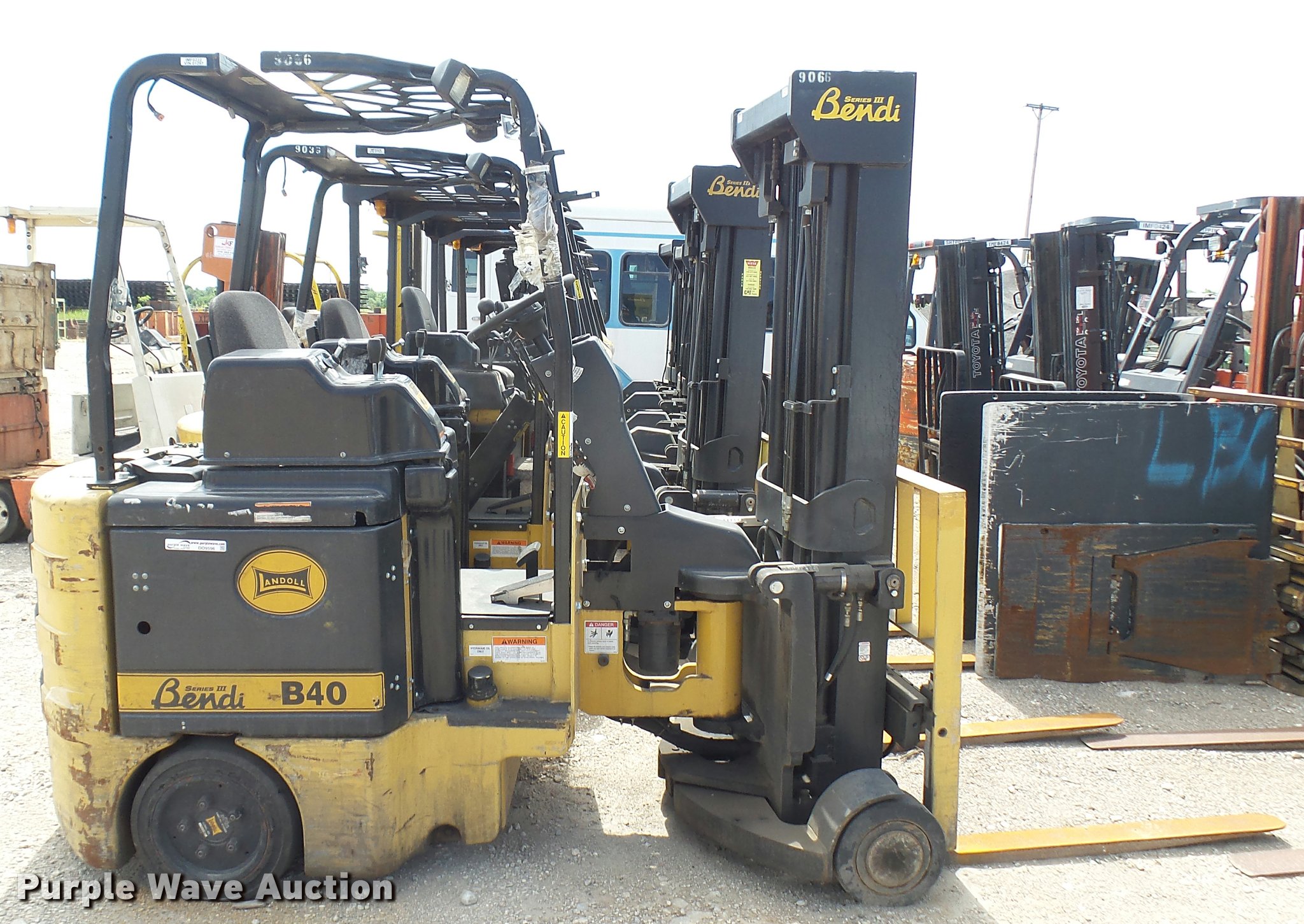 Landoll Bendi B40 forklift in Wichita, KS | Item DO9596 sold | Purple Wave