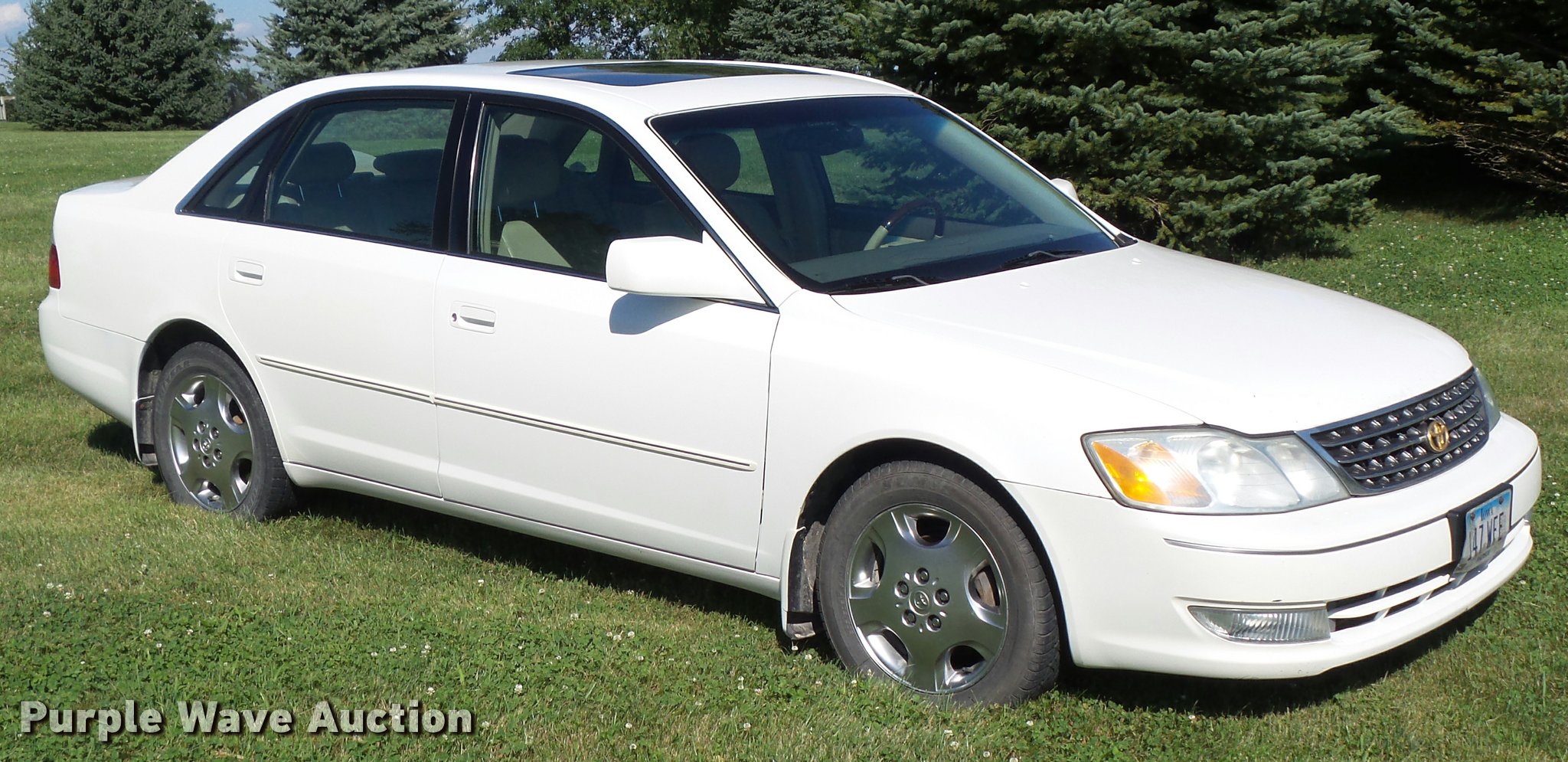 2004 Toyota Avalon XL in Winterset, IA | Item L5596 sold | Purple Wave