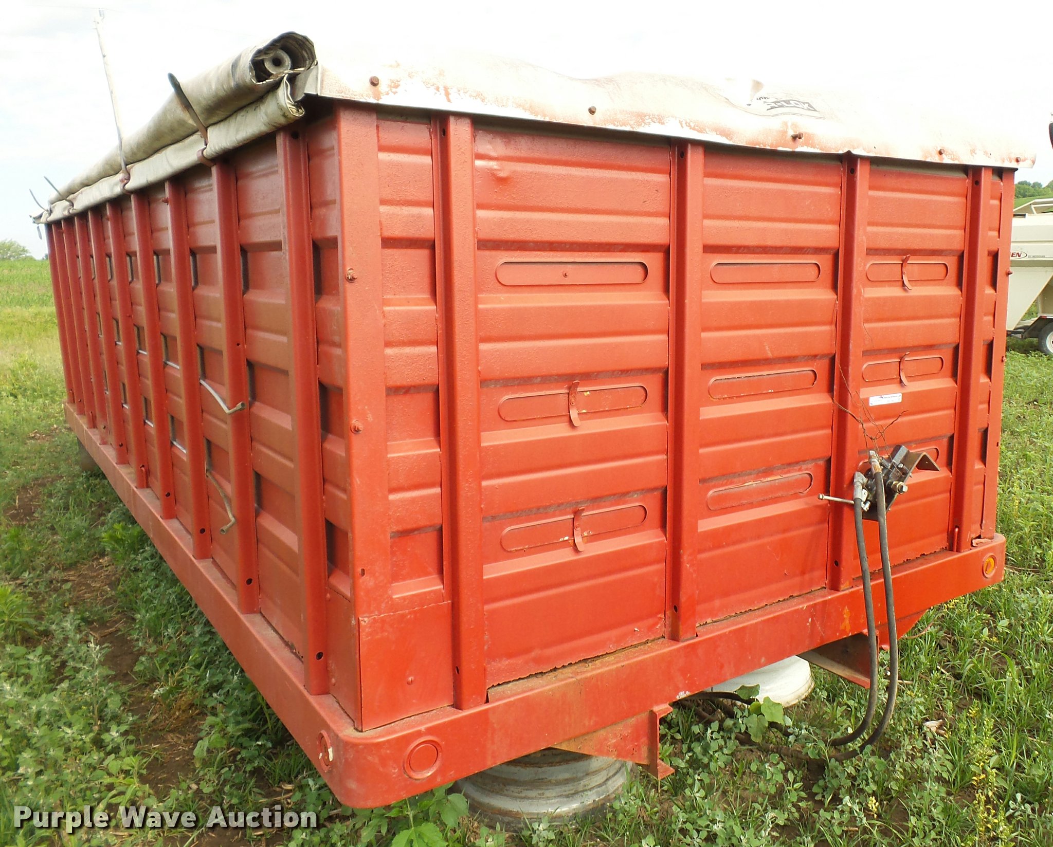 Omaha Standard grain bed in Marshall, MO | Item BS9455 sold | Purple Wave