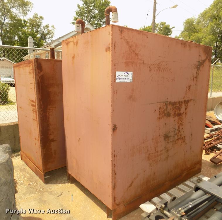(2) storage tanks in Omaha, NE | Item DA0723 sold | Purple Wave