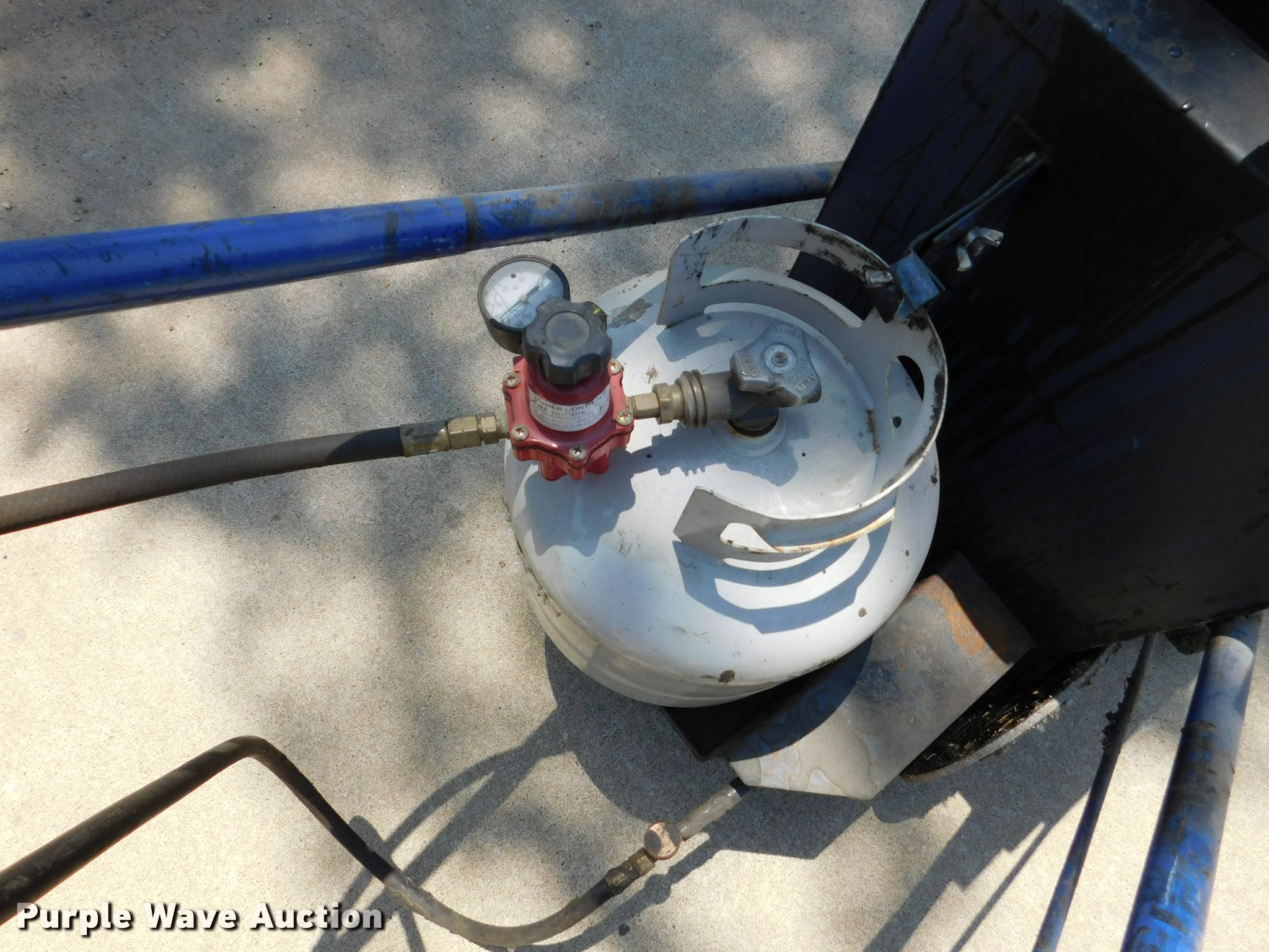 Tar kettle in Salina, KS | Item DM9487 for sale | Purple Wave
