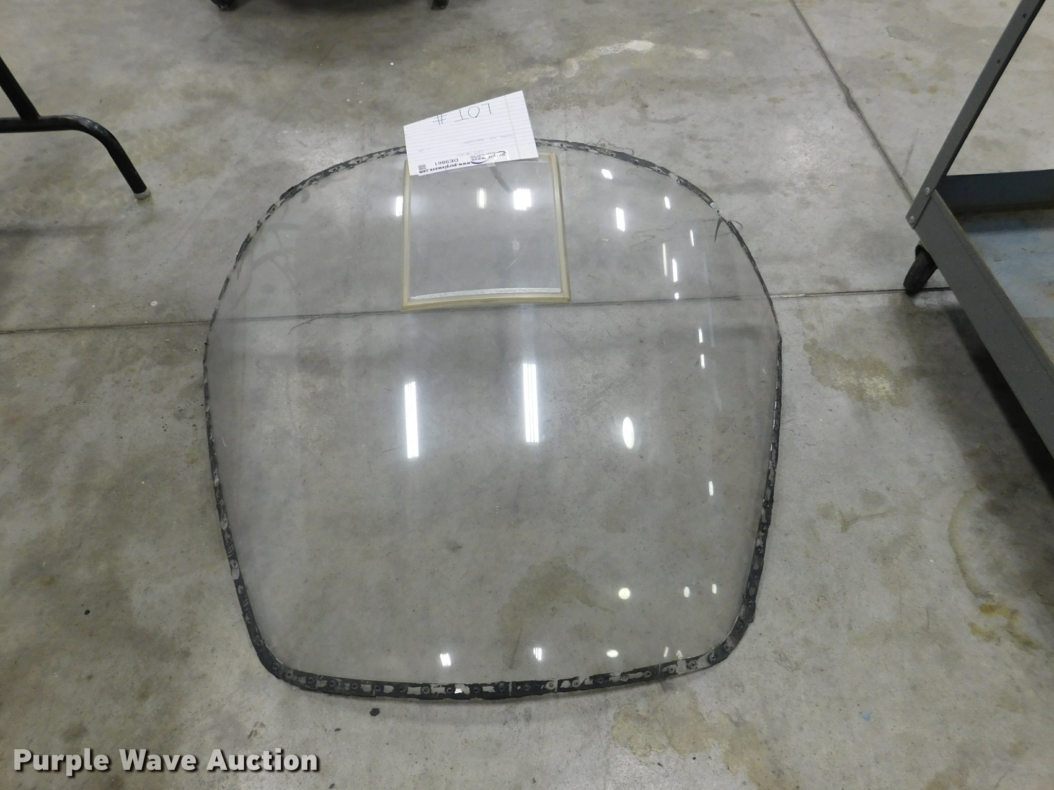 Cessna 310 windscreen in Salina, KS | Item DE9861 sold | Purple Wave
