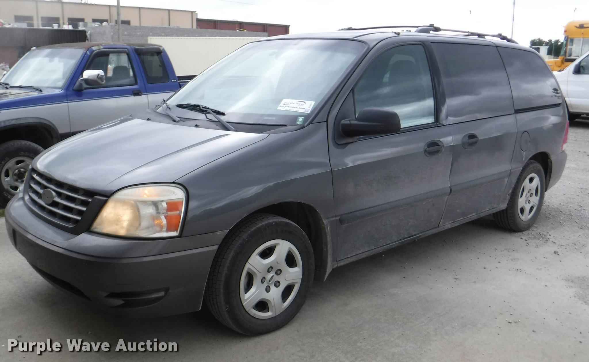 2005 Ford Freestar SE van in Pleasanton, KS | Item J5691 sold | Purple Wave