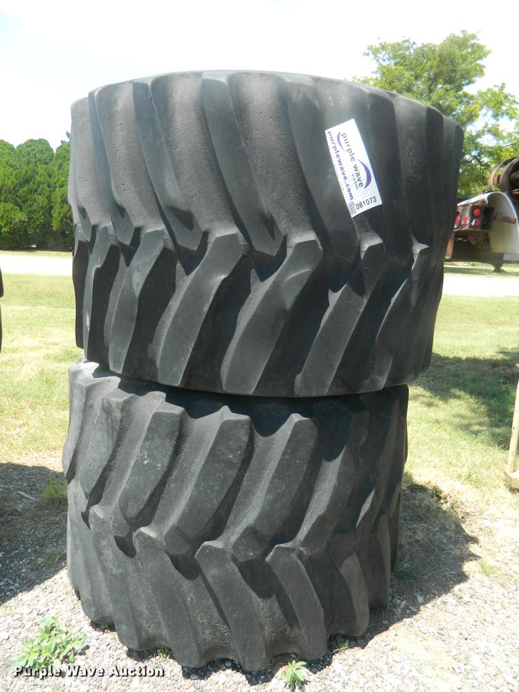 (2) 48x31.00-20 floater tires in Bunker Hill, KS | Item DB1073 sold ...