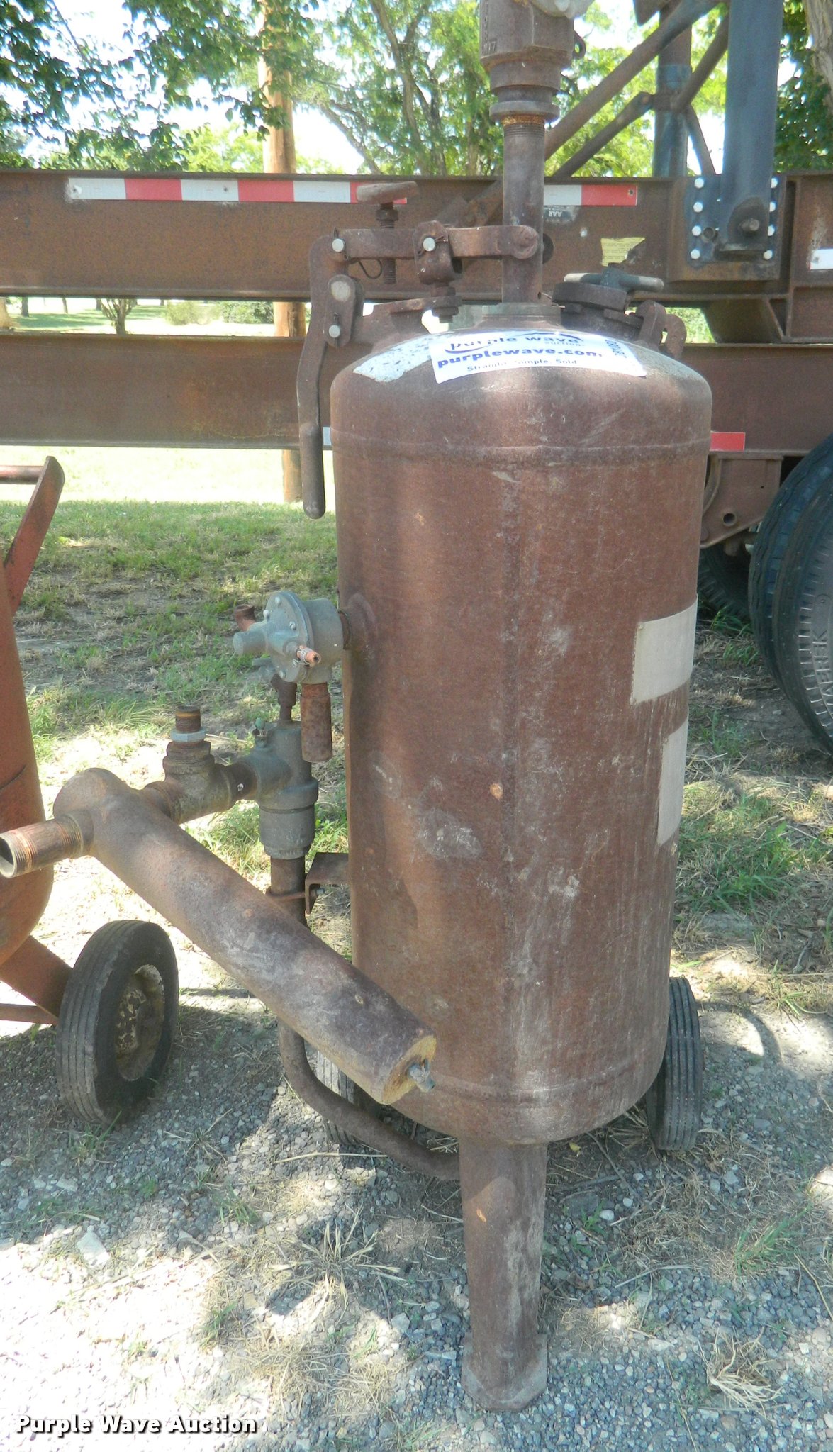 Storm sandblaster pod in Bunker Hill, KS | Item DB1080 sold | Purple Wave