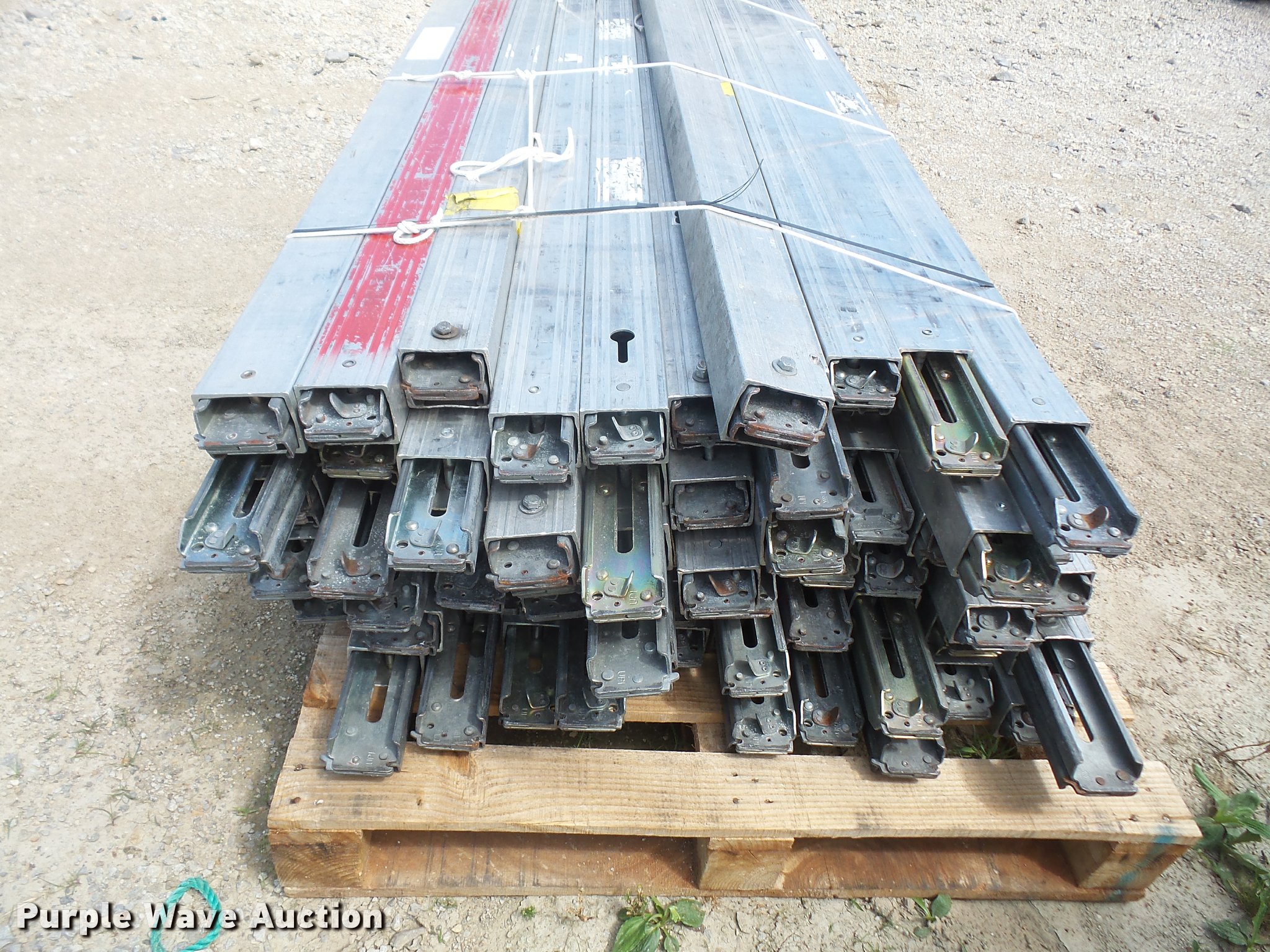 (59) aluminum load locks in McLouth, KS | Item DL9556 sold | Purple Wave