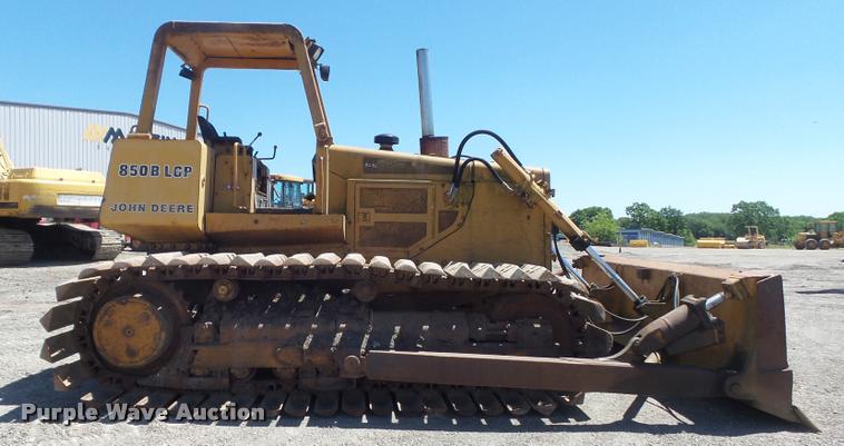 1993 John Deere 850B LGP dozer in Springfield, IL | Item K7609 sold ...