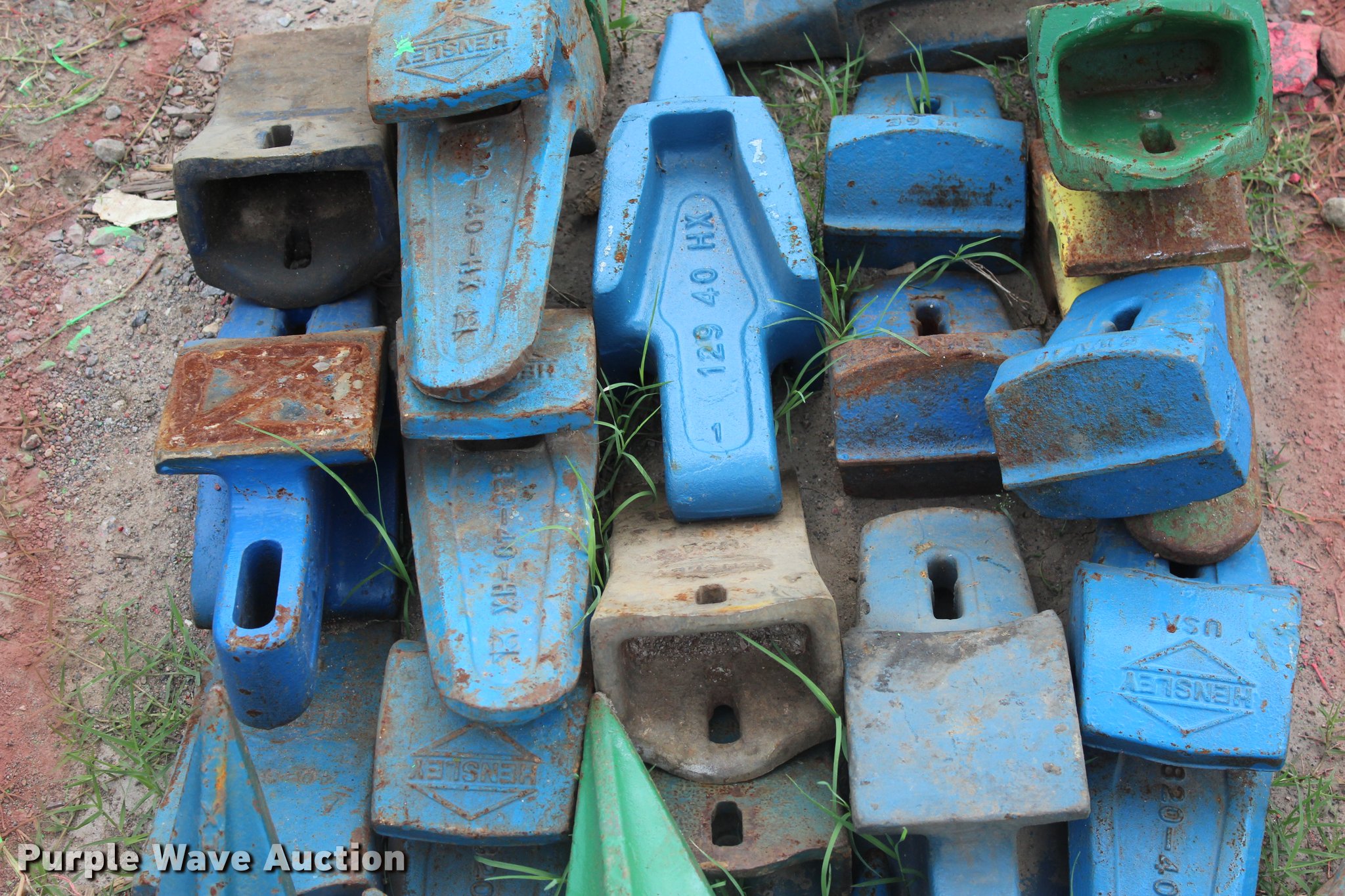 Approximately 23 bucket teeth and shanks in Muskogee, OK | Item BE9469 ...