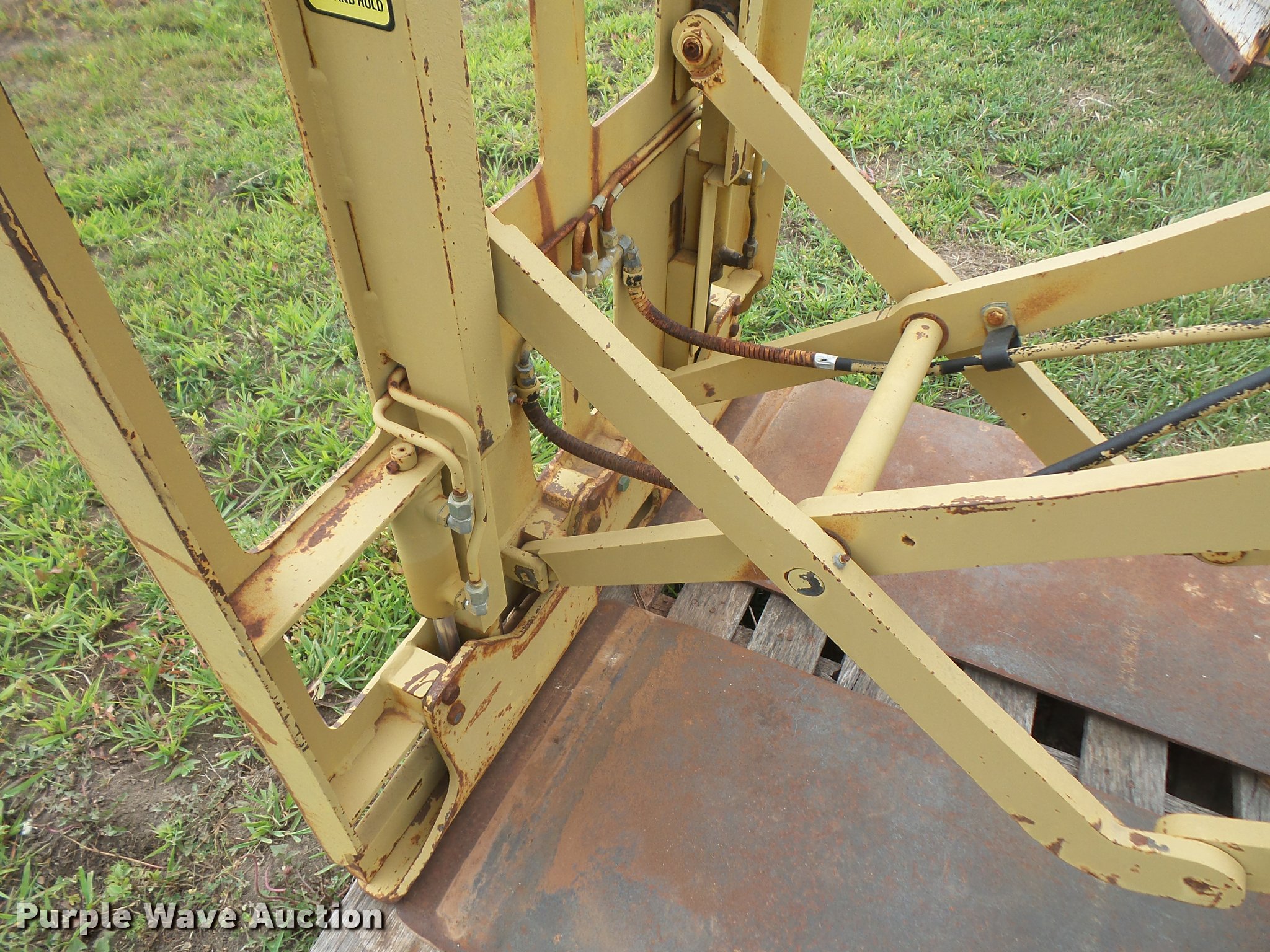 Cascade push off forklift attachment in Blue Rapids, KS | Item DA1578 ...
