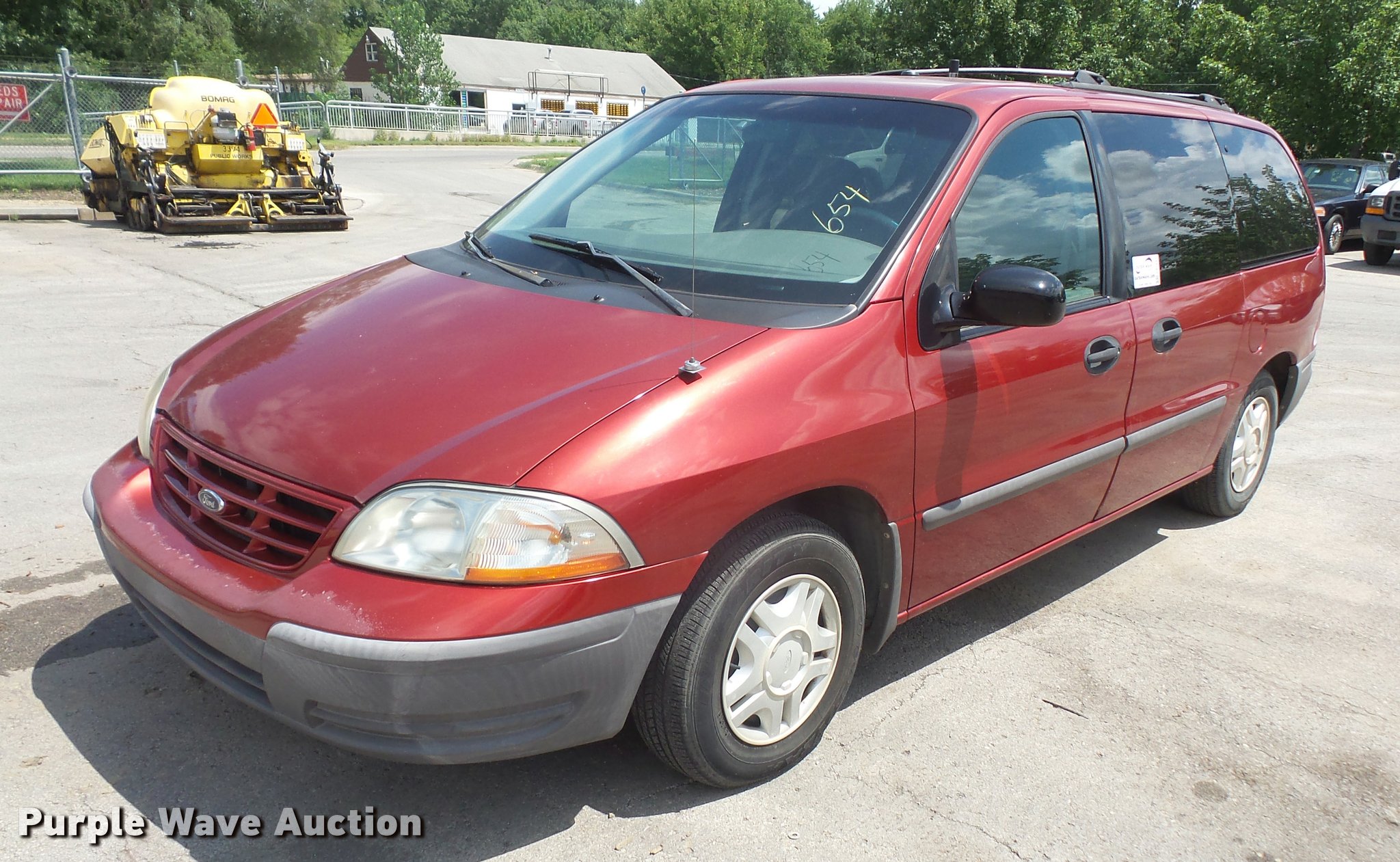 1999 Ford Windstar van in Lawrence, KS | Item DA1633 sold | Purple Wave