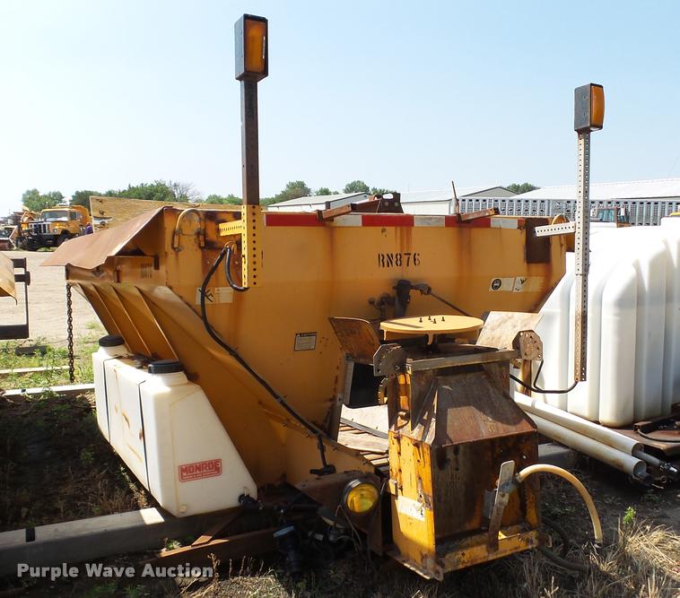 1997 Monroe WSV-144-84-56/409107 v-box spreader in Mitchell, SD | Item ...